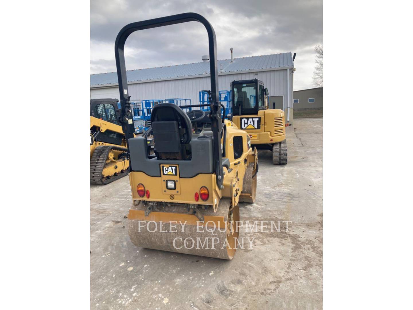 Compactors | Cat CB24B