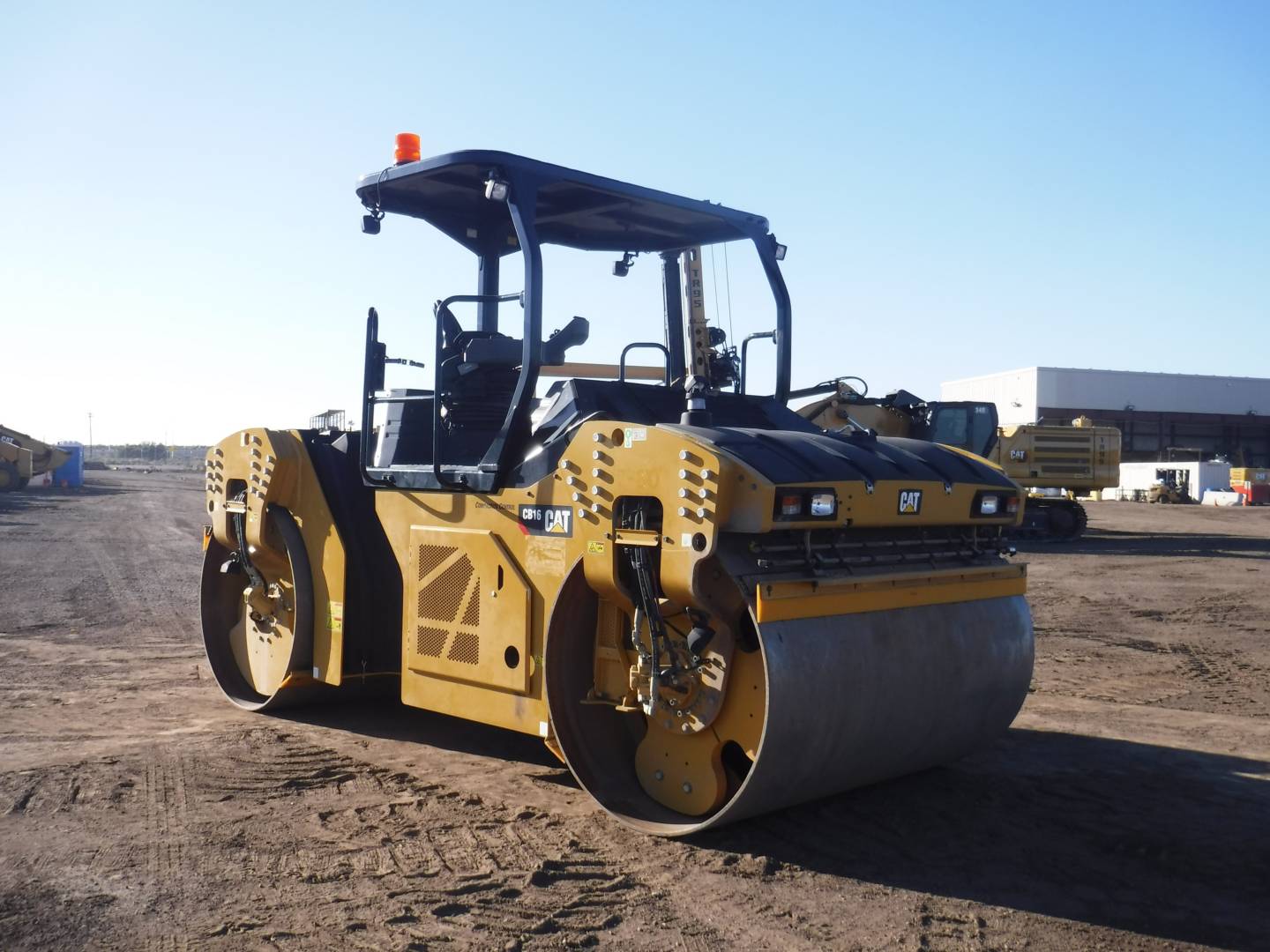 HOLT CAT - Used Equipment Listings - VIBRATORY DOUBLE DRUM ASPHALT ...