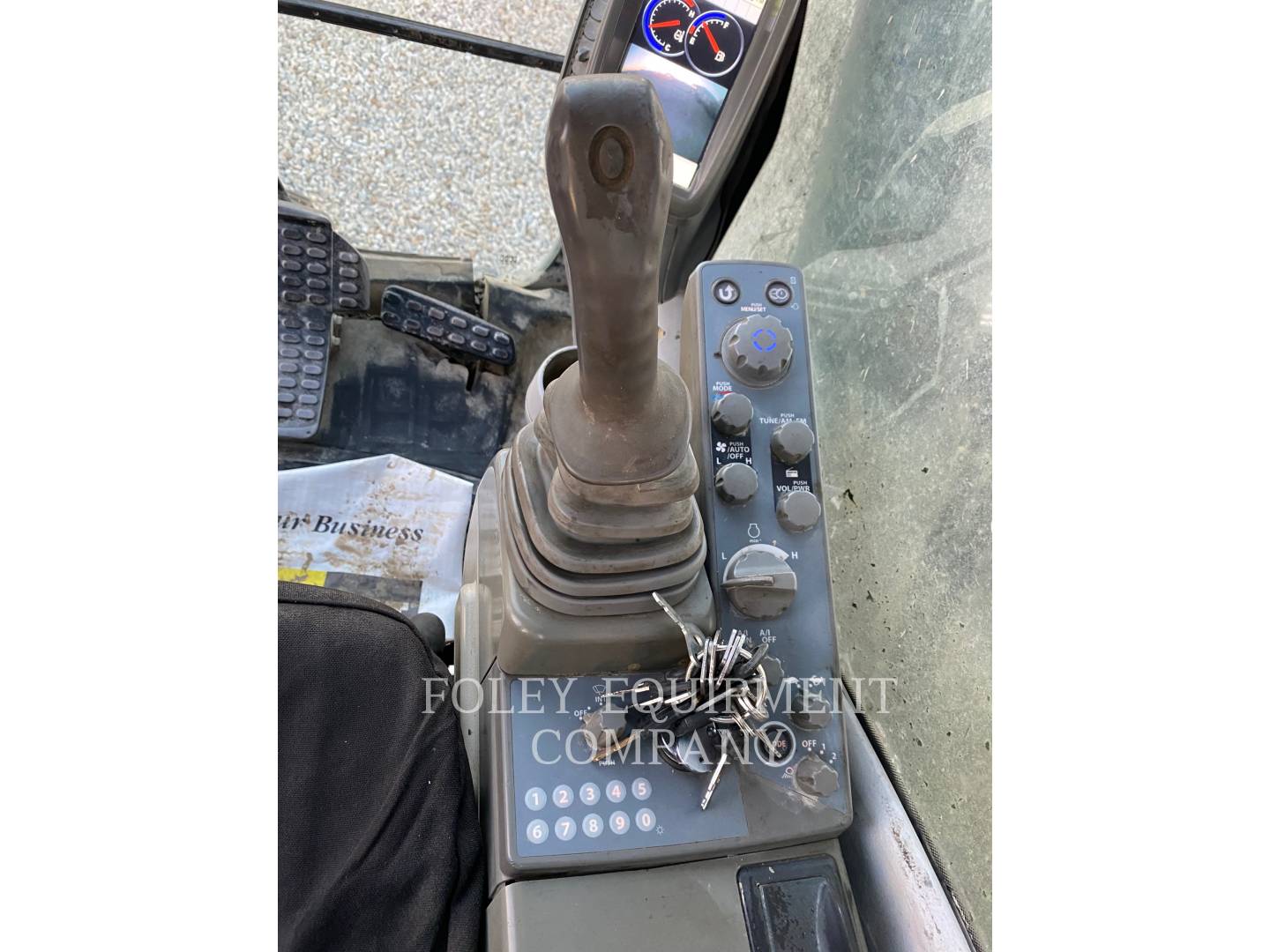 Track Excavators | John Deere 470G