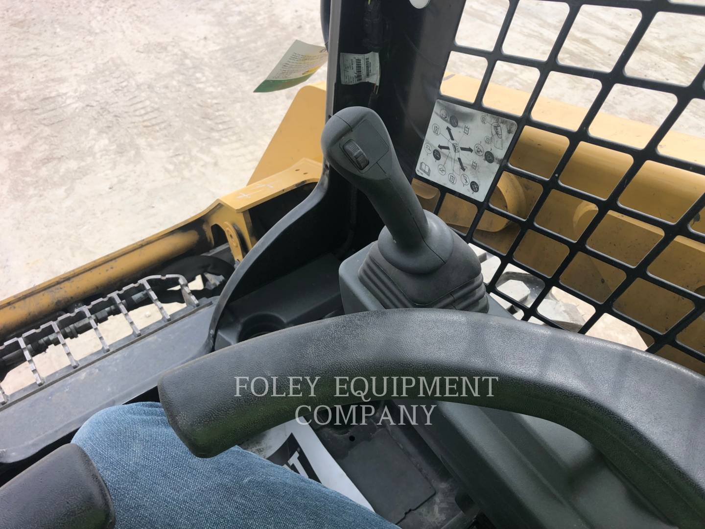 Skid Steer Loaders | Cat 236D3STD1O