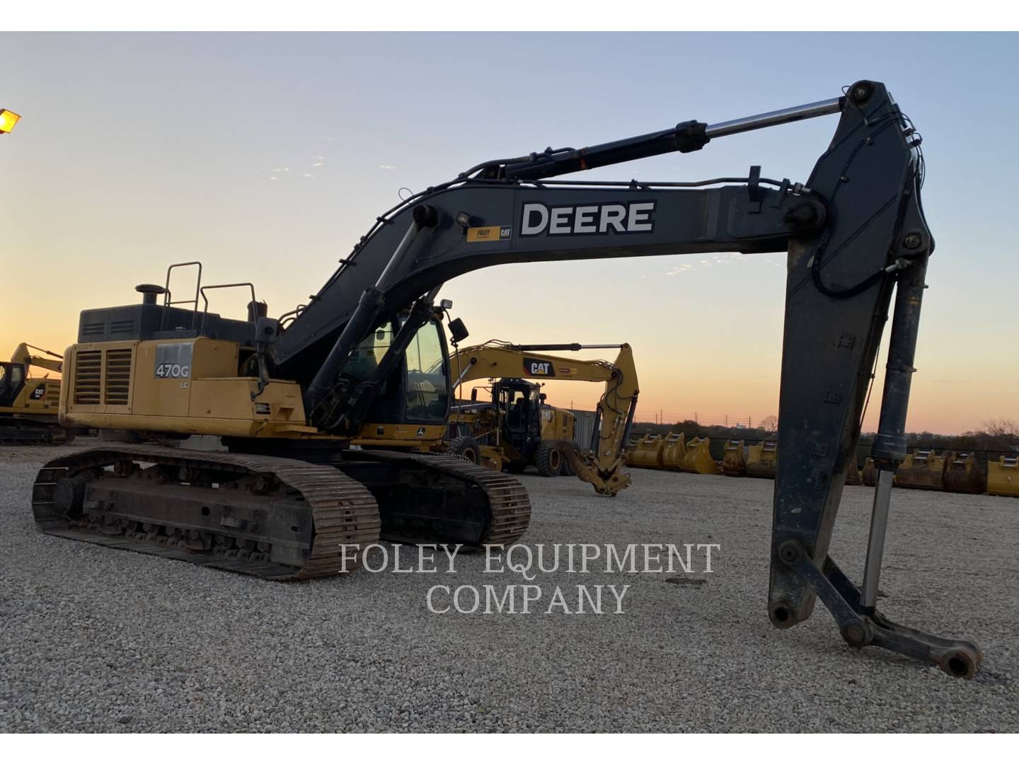 Track Excavators | John Deere 470G