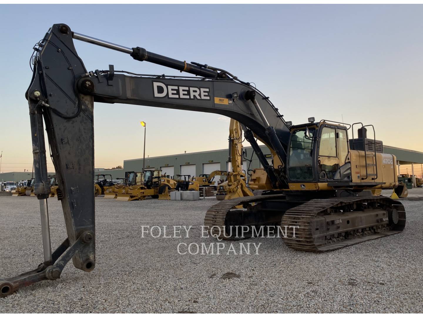 Track Excavators | John Deere 470G