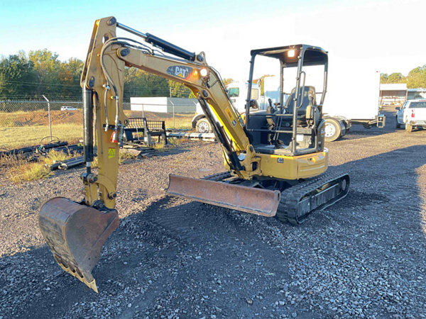 2016 CAT 303.5E | Riggs Cat Equipment