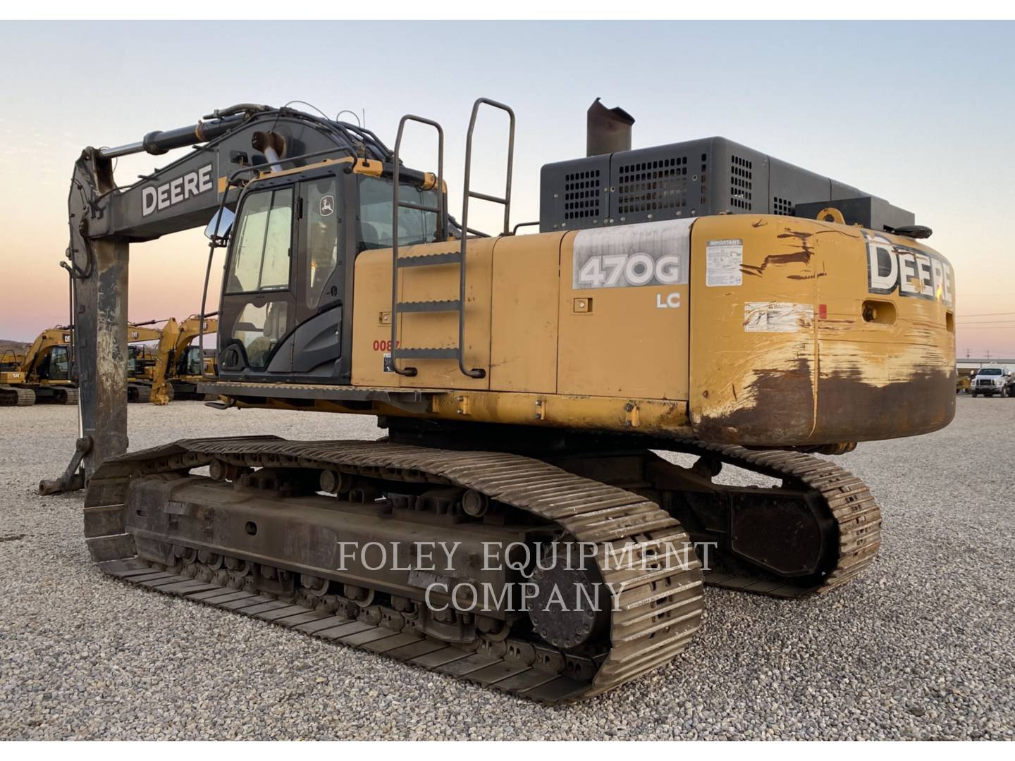 Track Excavators | John Deere 470G