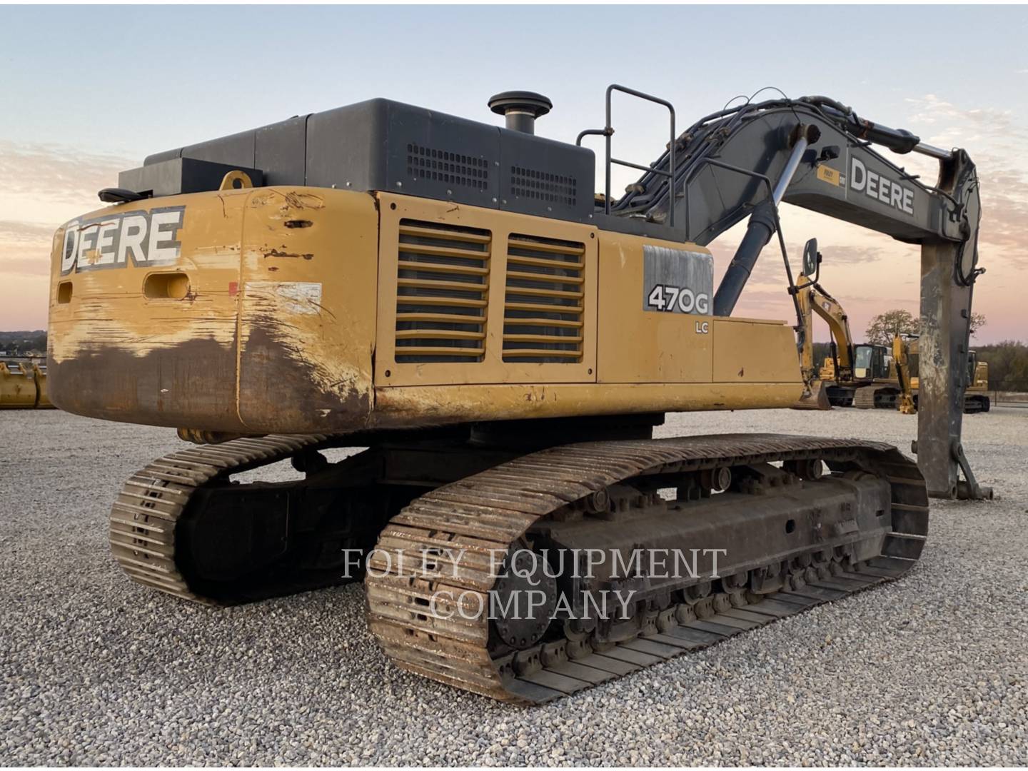 Track Excavators | John Deere 470G