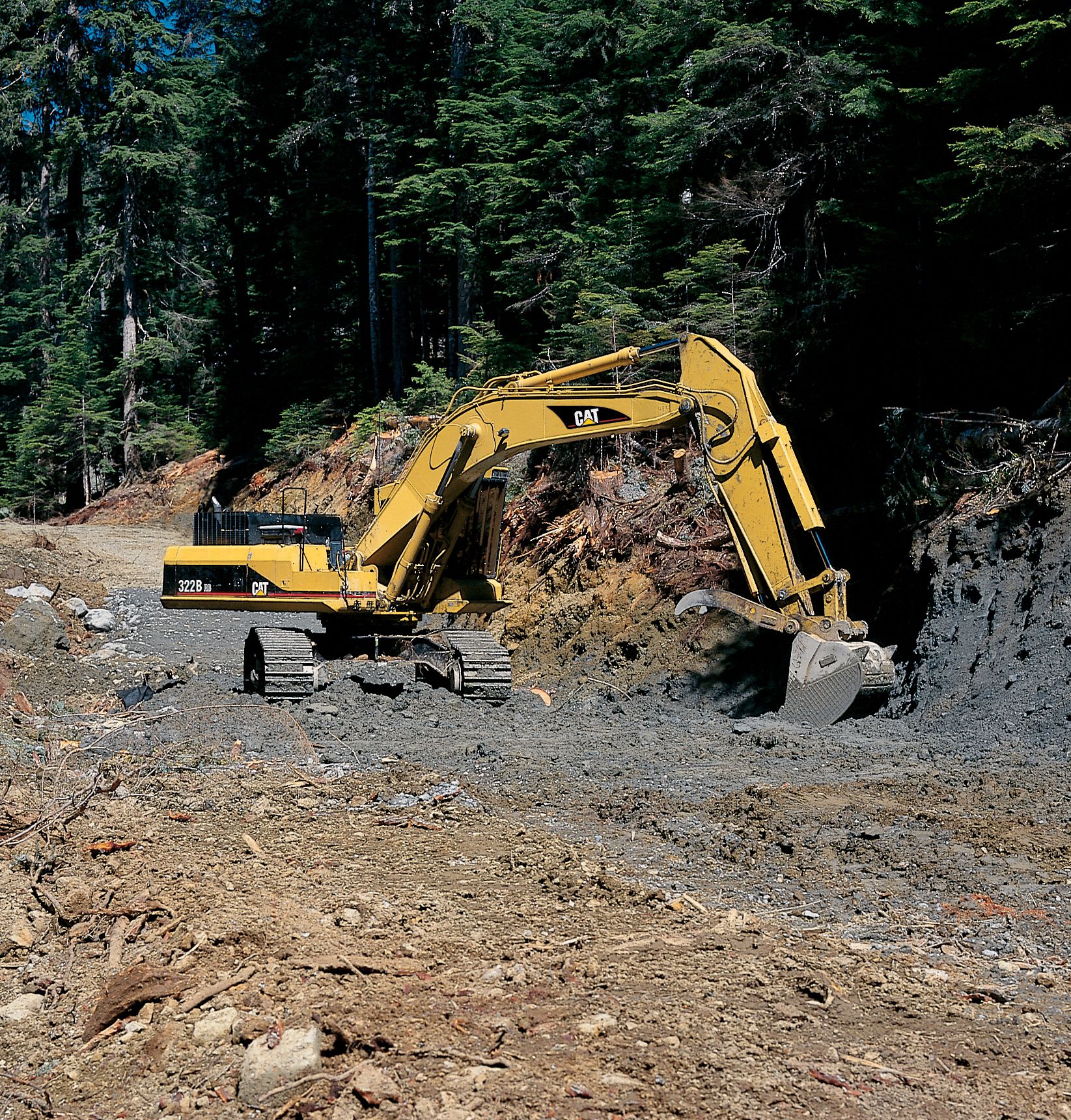 Cat 322B FM Delimber | Caterpillar