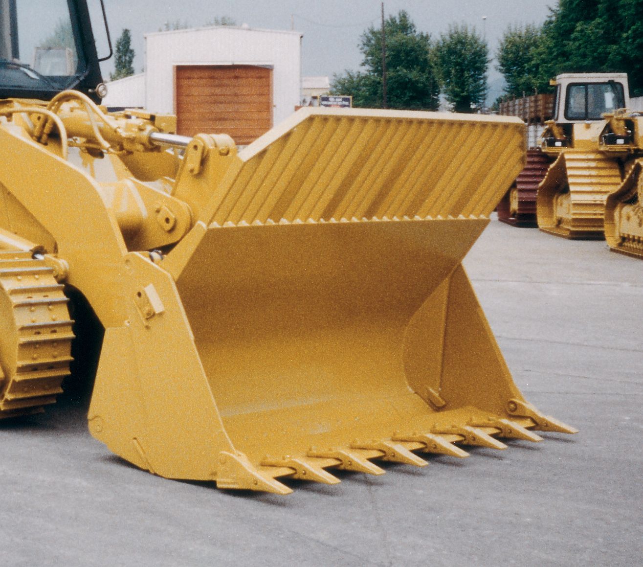 Cat 963D WH Waste Handler Track Loaders | Caterpillar