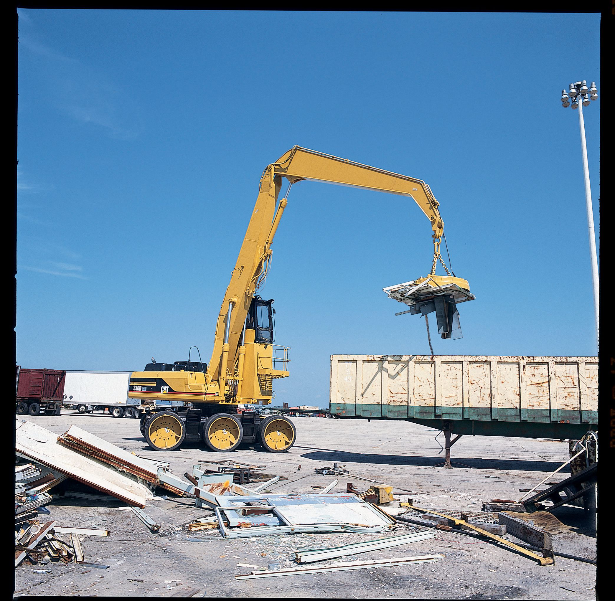 Cat W330B MH Wheel Material Handlers | Caterpillar