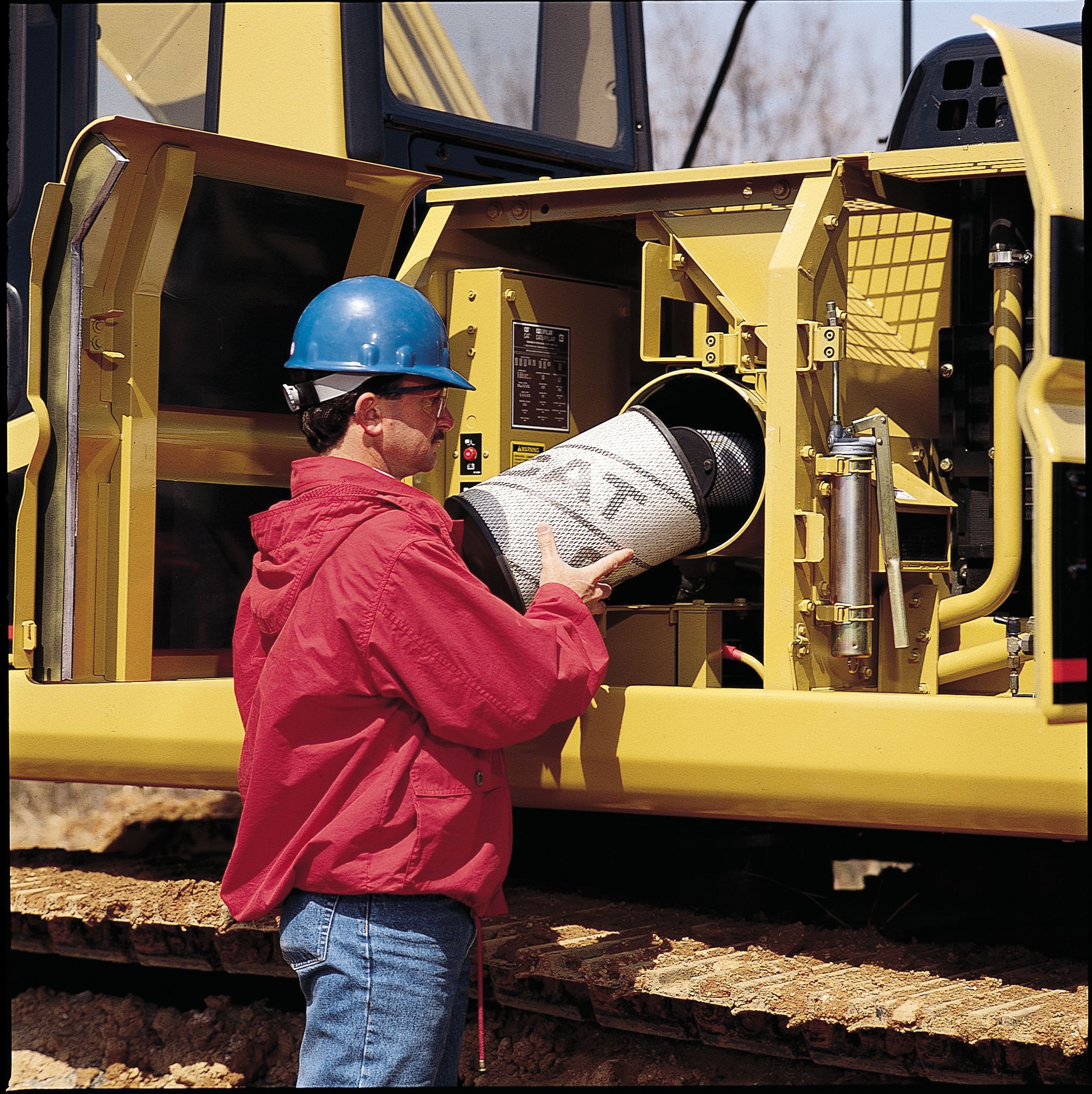 Cat 320B FM Delimber | Caterpillar