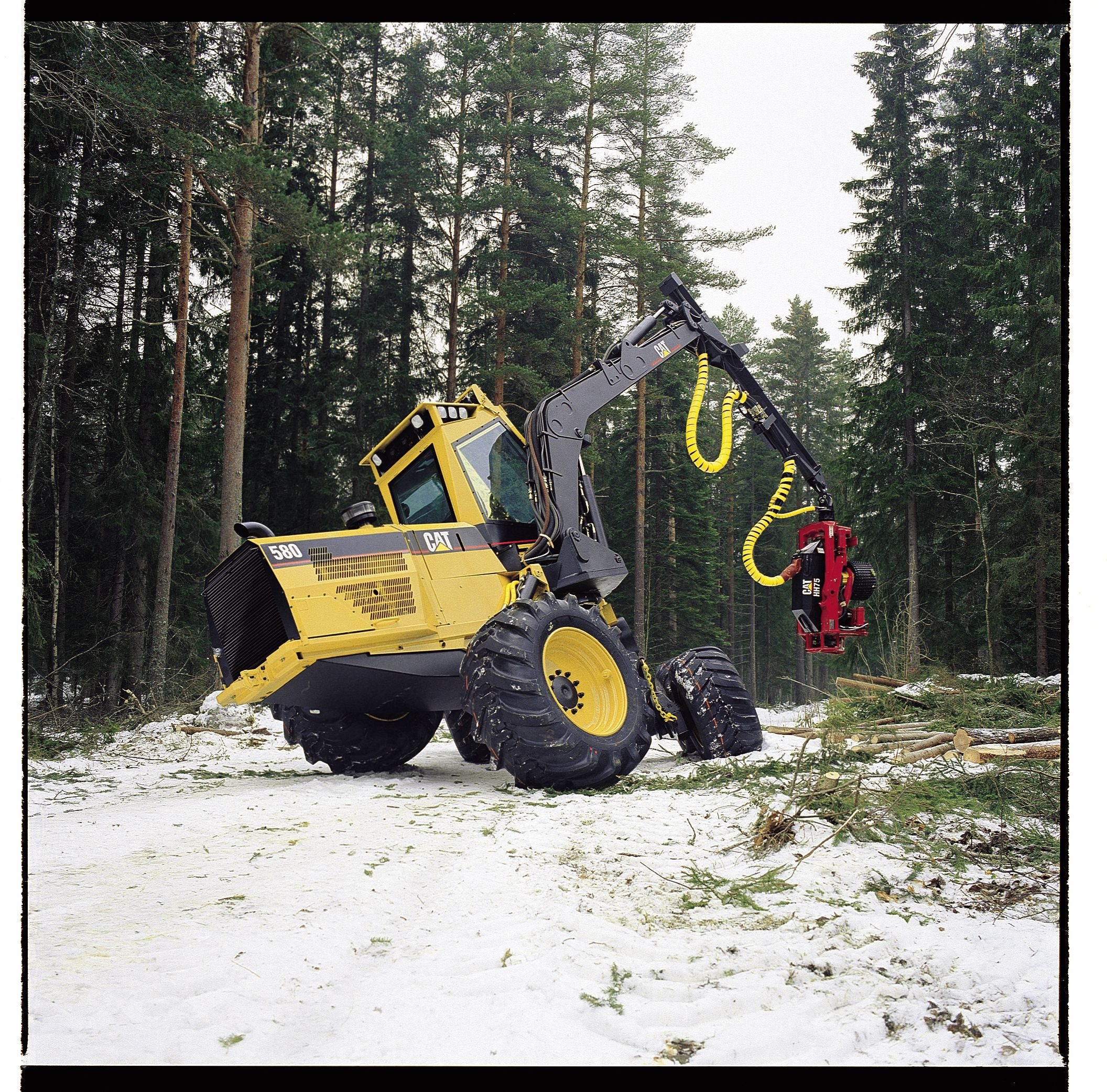 Cat 580 Track Harvesters | Caterpillar