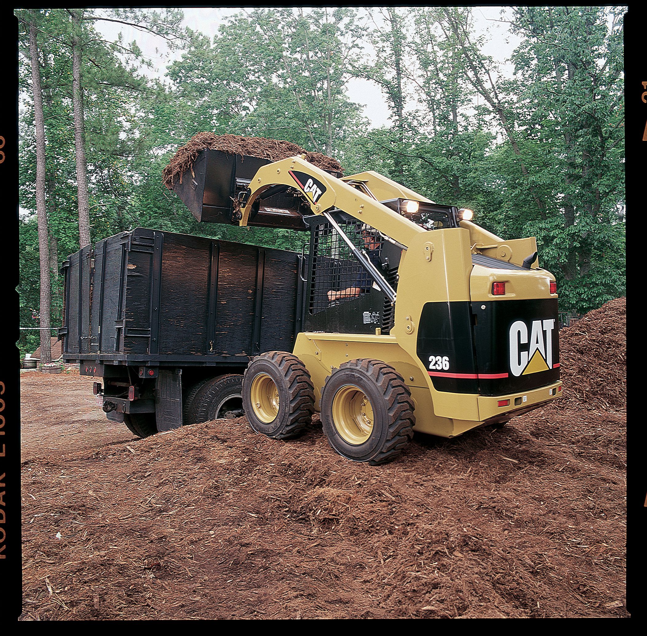 Cat 236 Skid Steer Loaders | Caterpillar