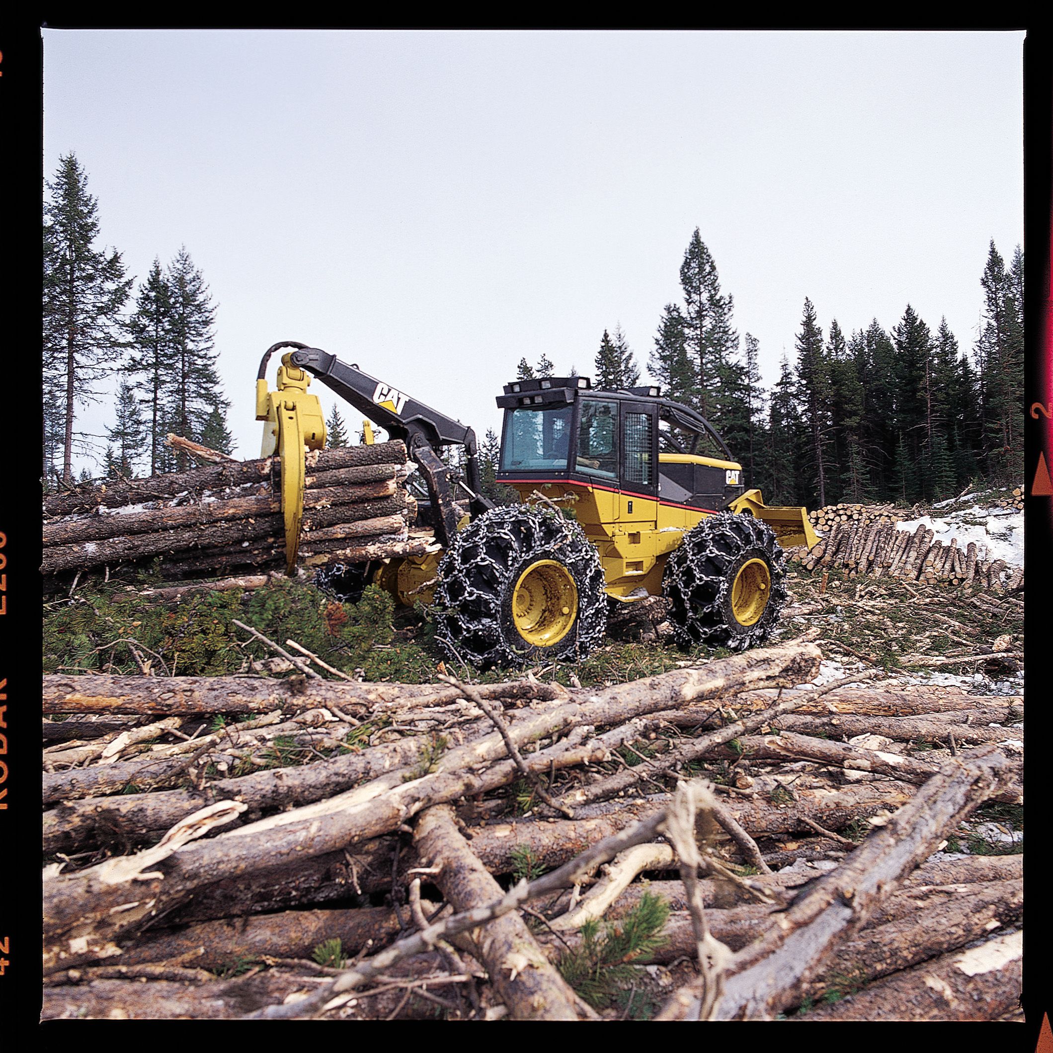 Cat 545 Wheel Skidders | Caterpillar