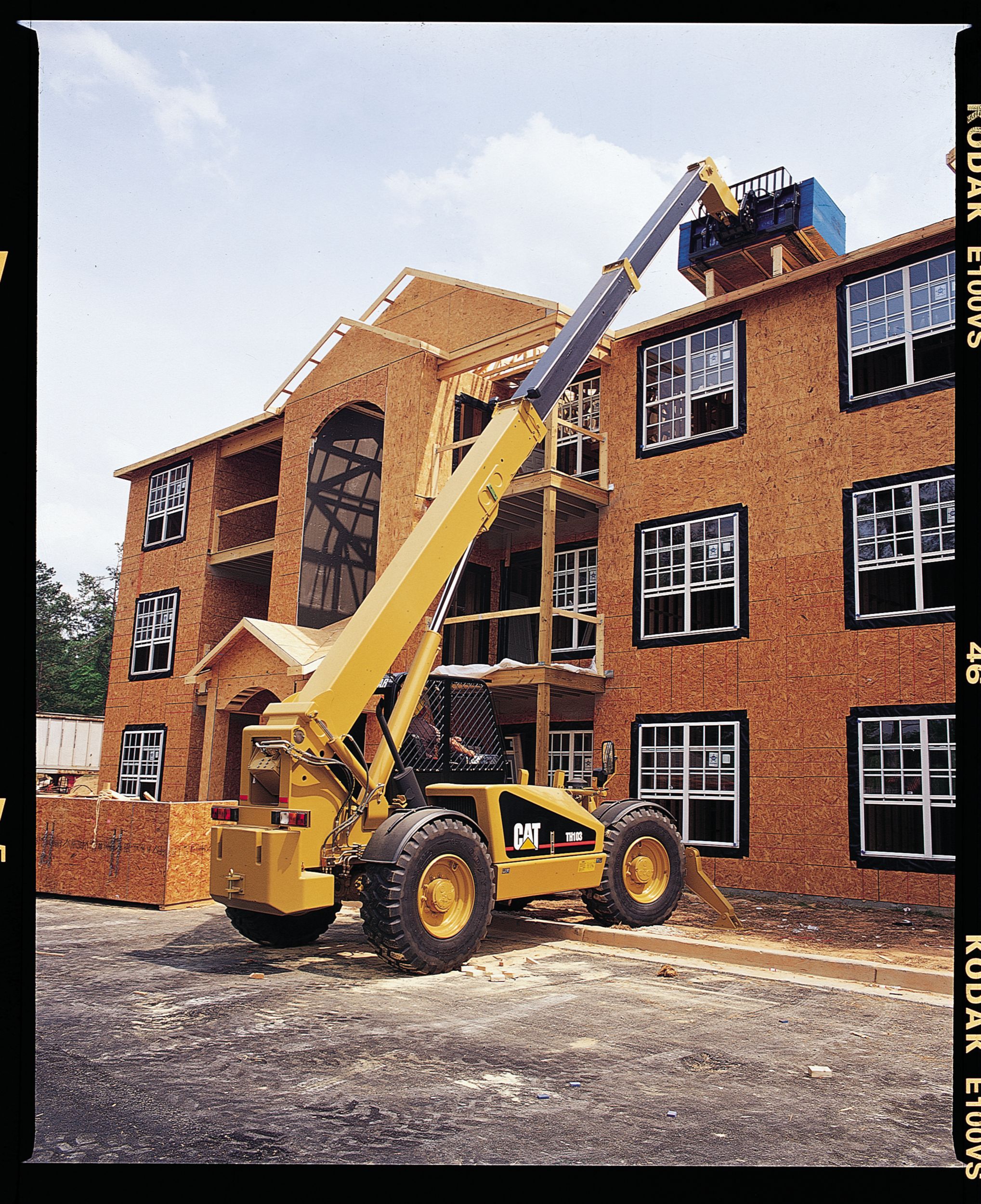 Cat TH103 Telehandlers | Caterpillar