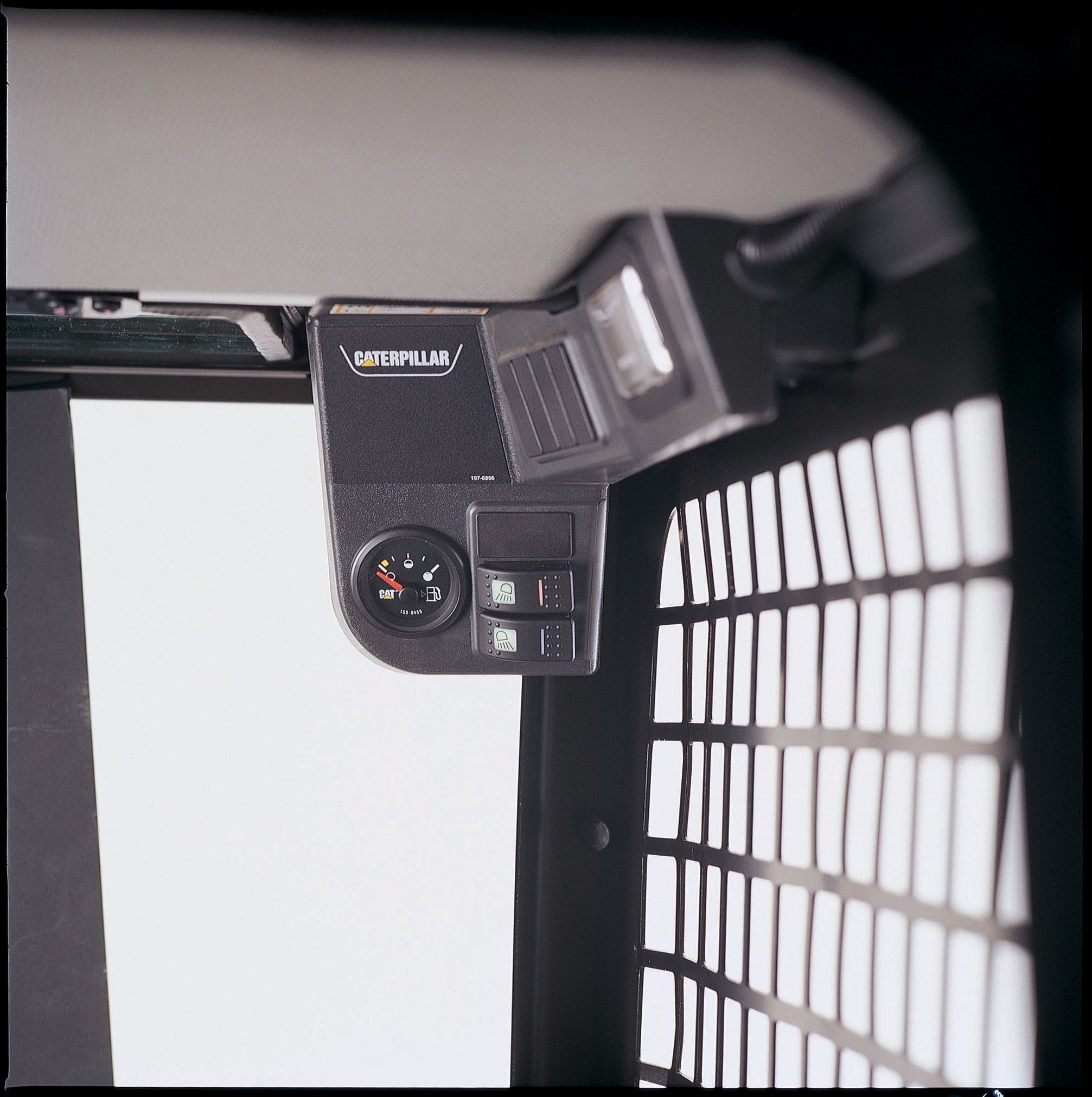 Cat 242 Skid Steer Loaders | Caterpillar