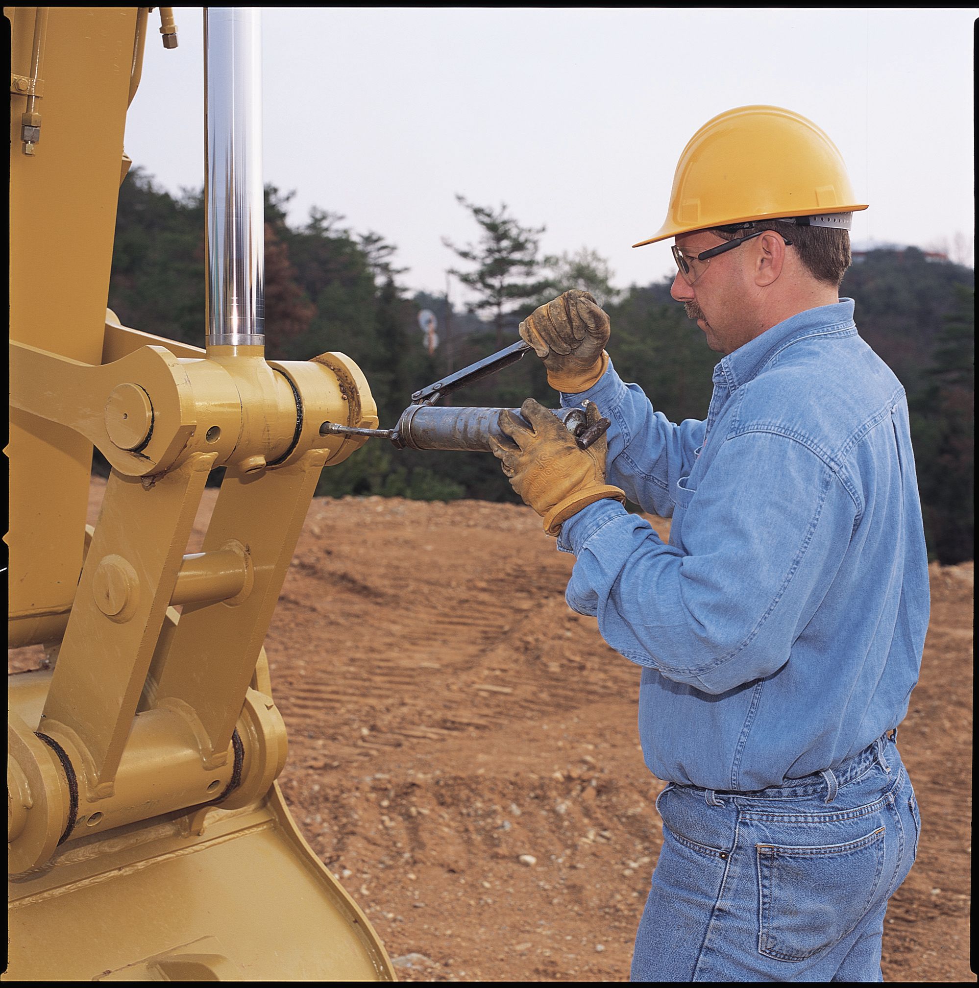 Cat 318C L Small Excavators | Caterpillar