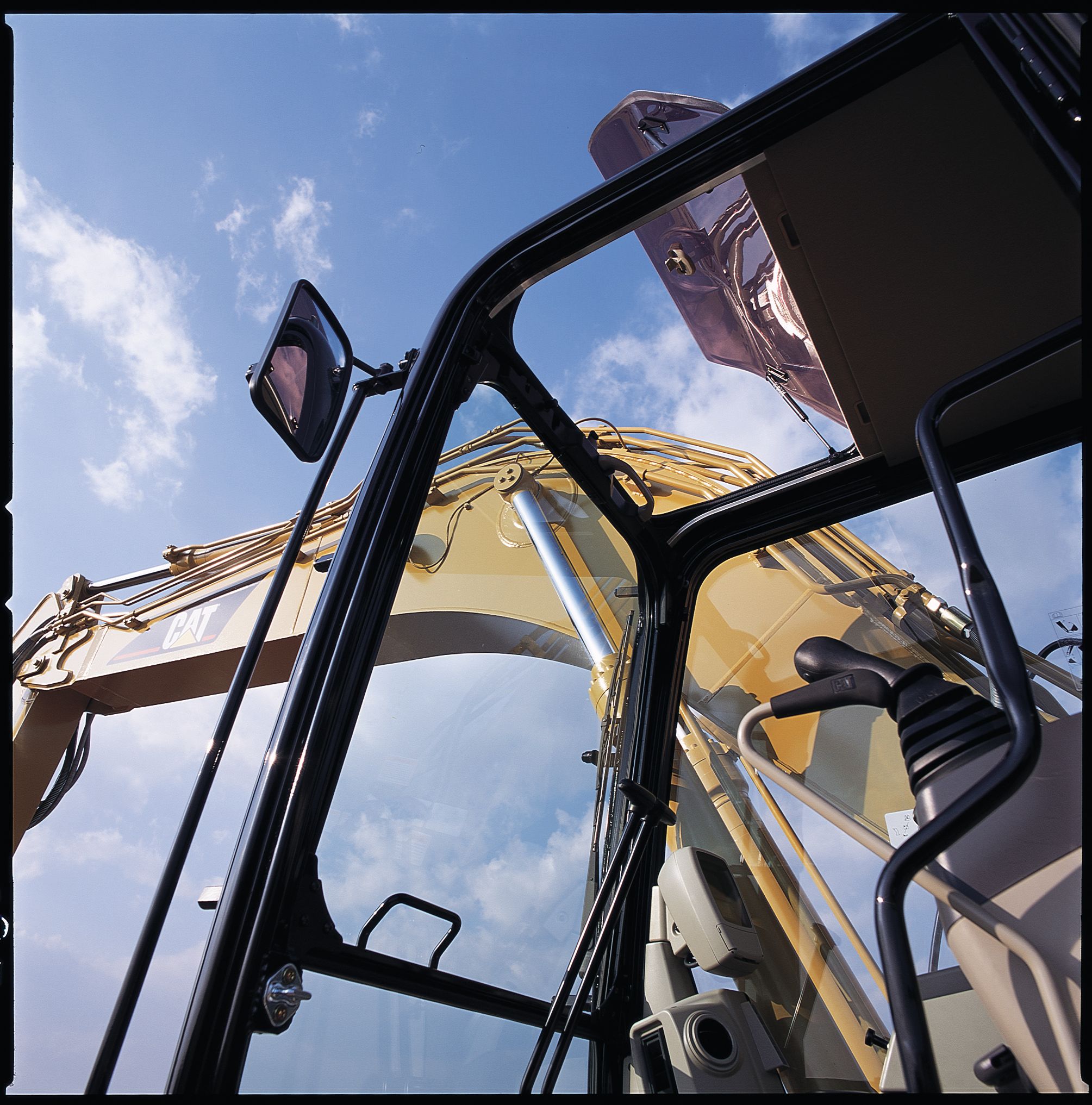 Cat 318C L Small Excavators | Caterpillar
