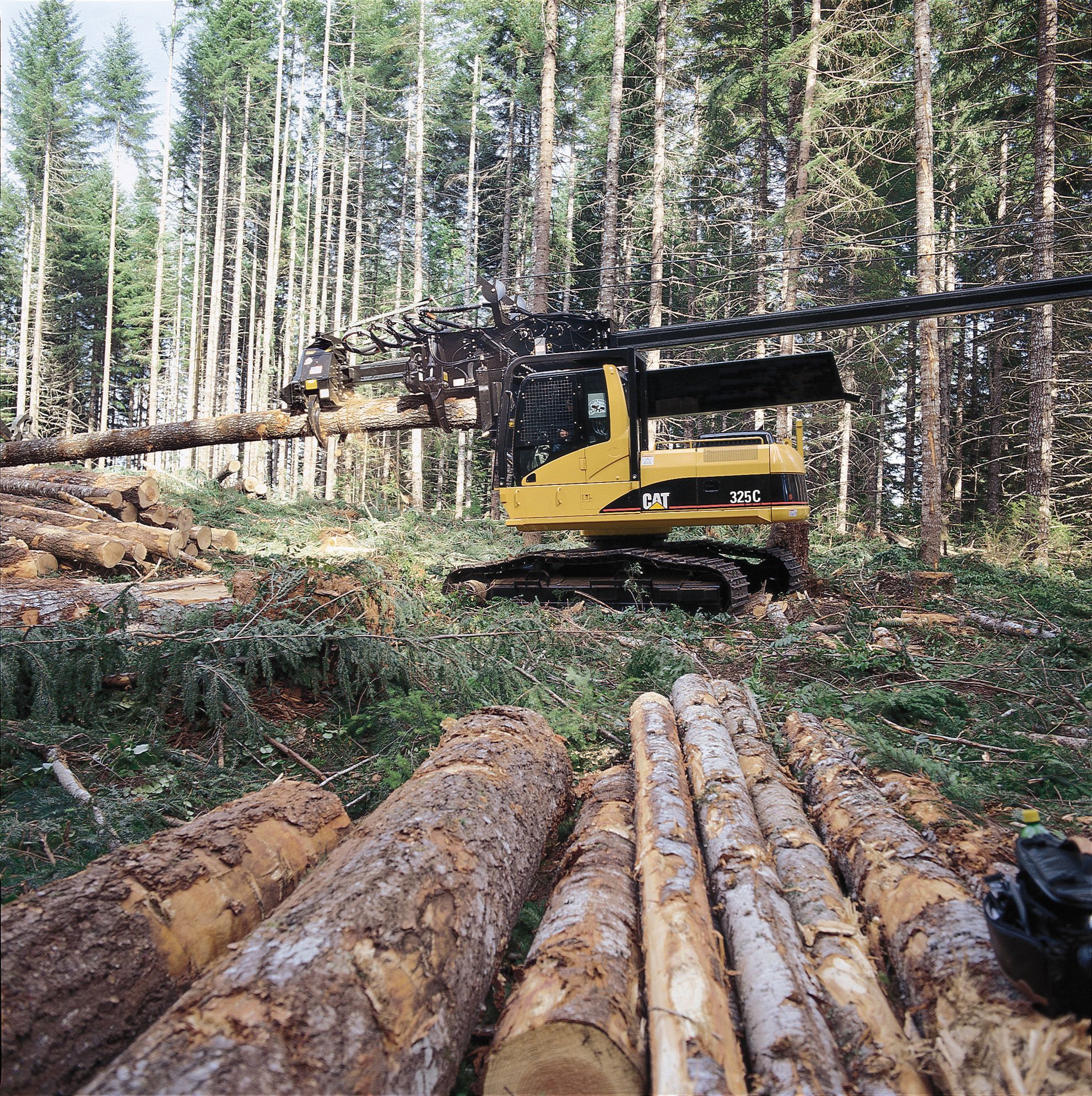 Cat 325C FM Forest Machines | Caterpillar