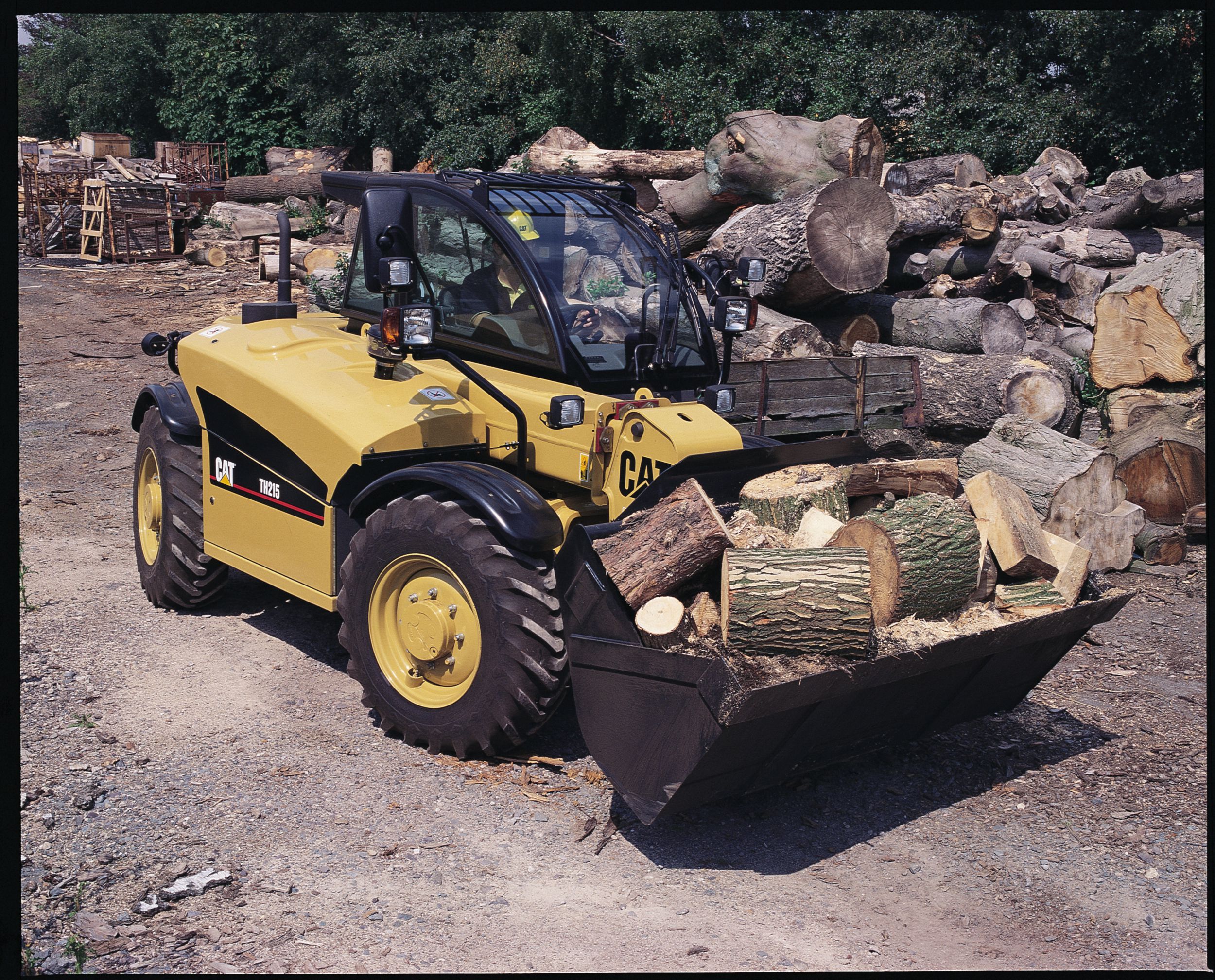 Cat TH215 Telehandlers | Caterpillar