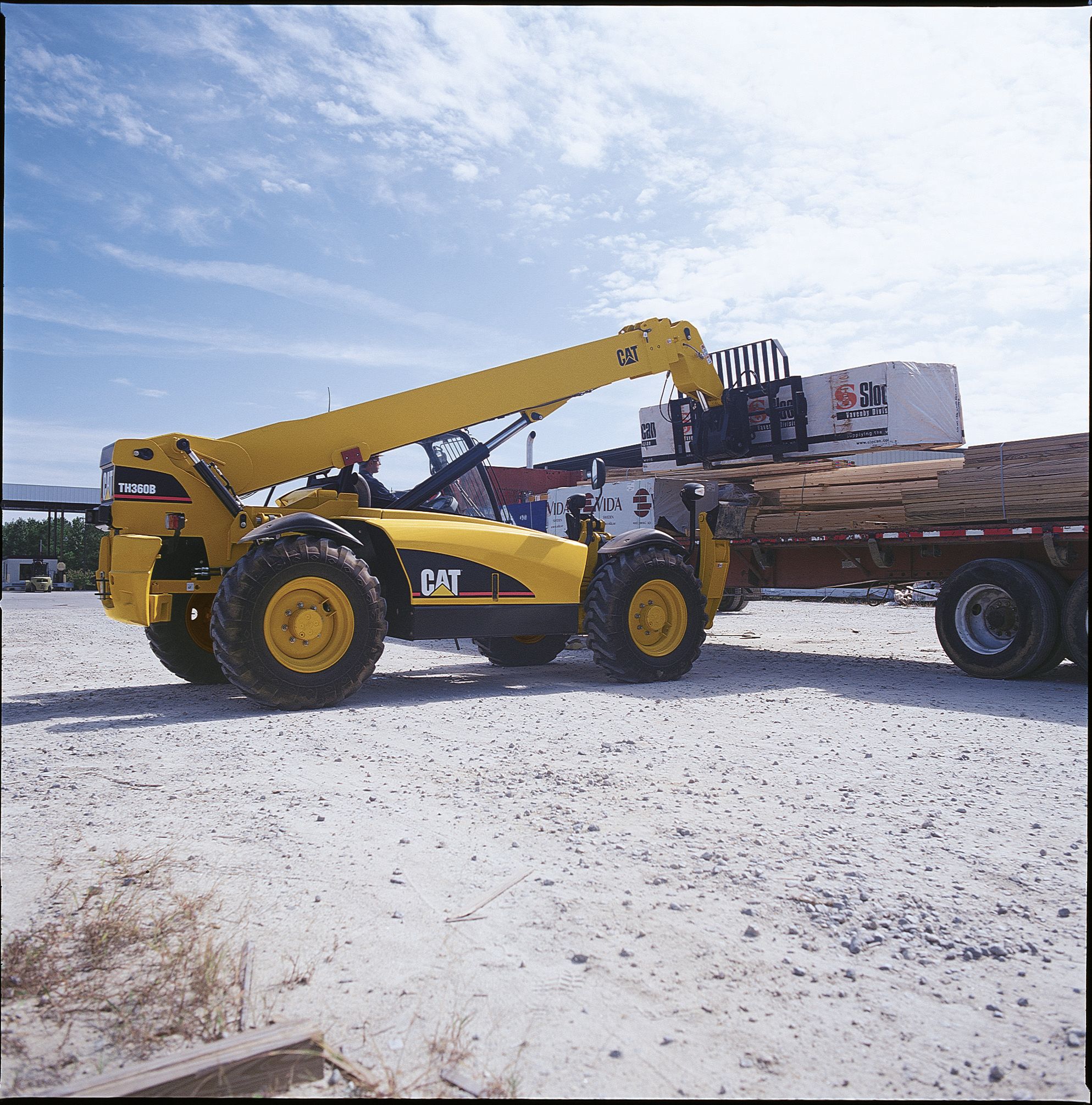 Cat TH580B Telehandlers | Caterpillar