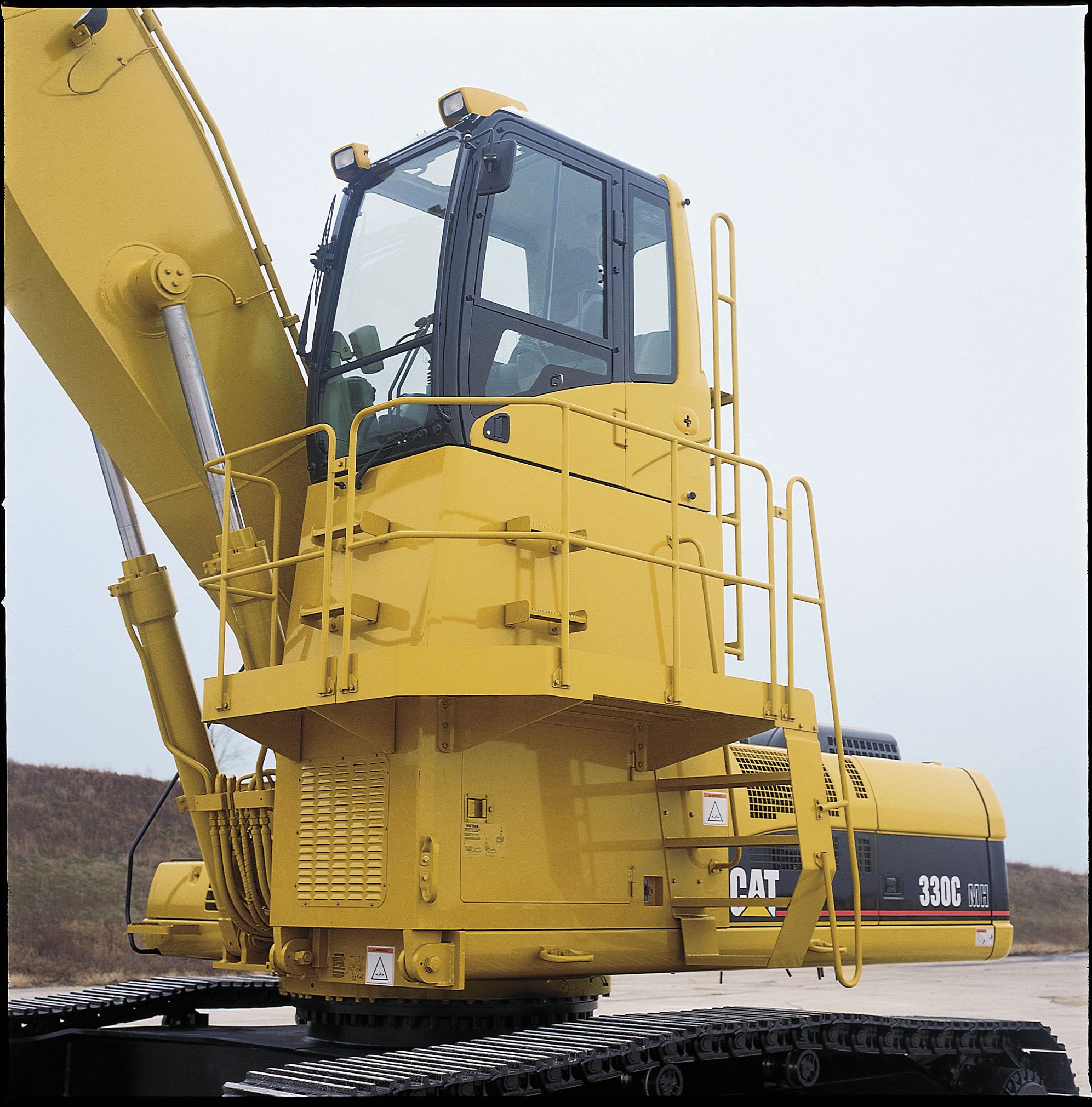 Cat 330C MH Track Material Handlers | Caterpillar
