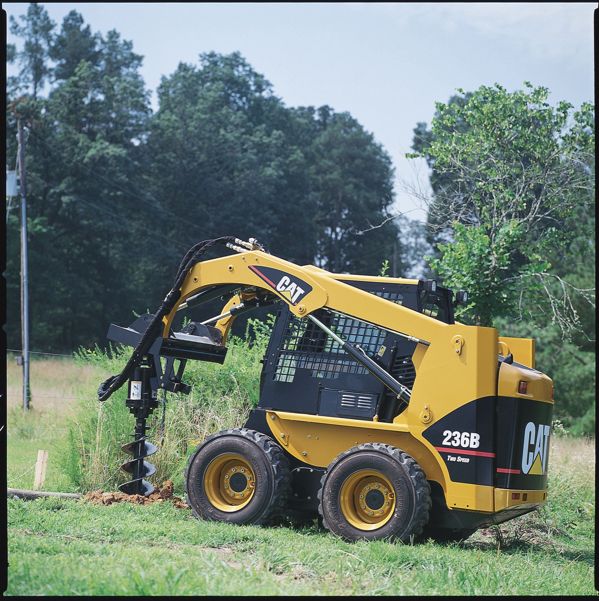 Cat 236B Skid Steer Loaders | Caterpillar
