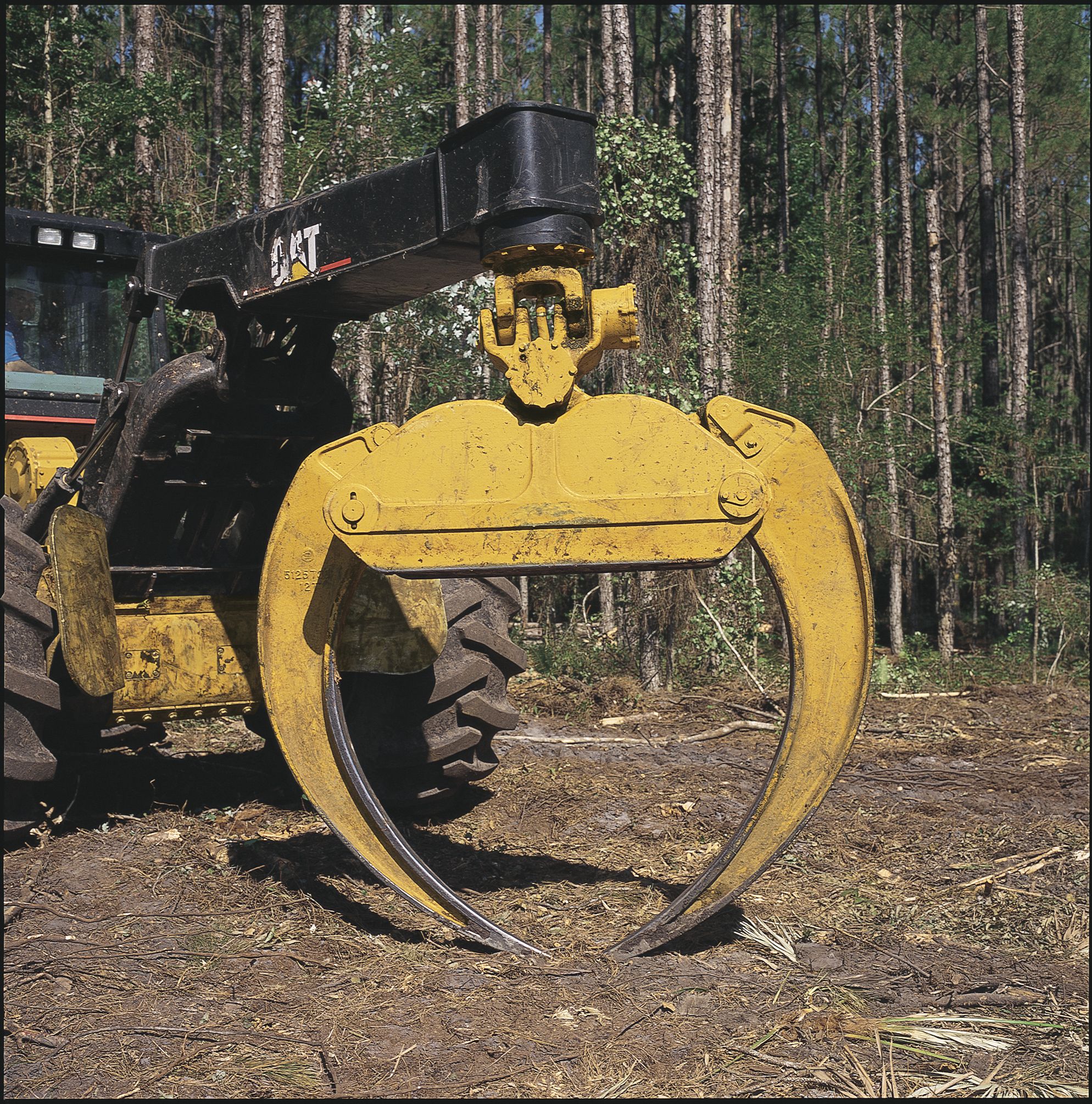 Cat 545 Wheel Skidders | Caterpillar