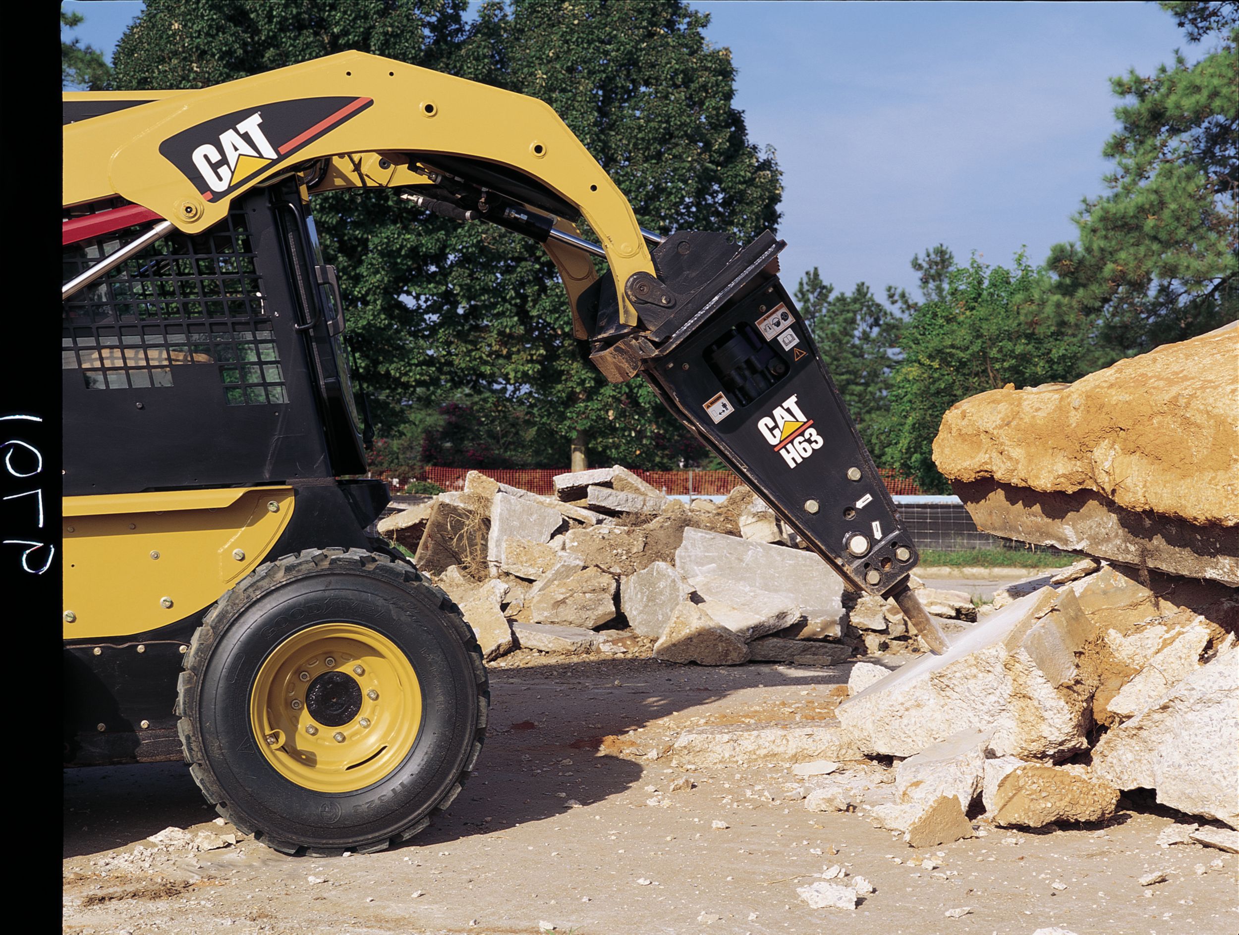 Cat 248B Skid Steer Loaders | Caterpillar