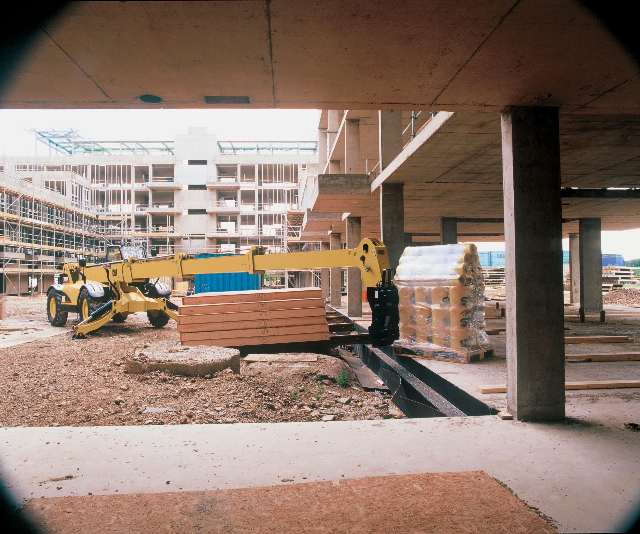 Cat TH580B Telehandlers | Caterpillar