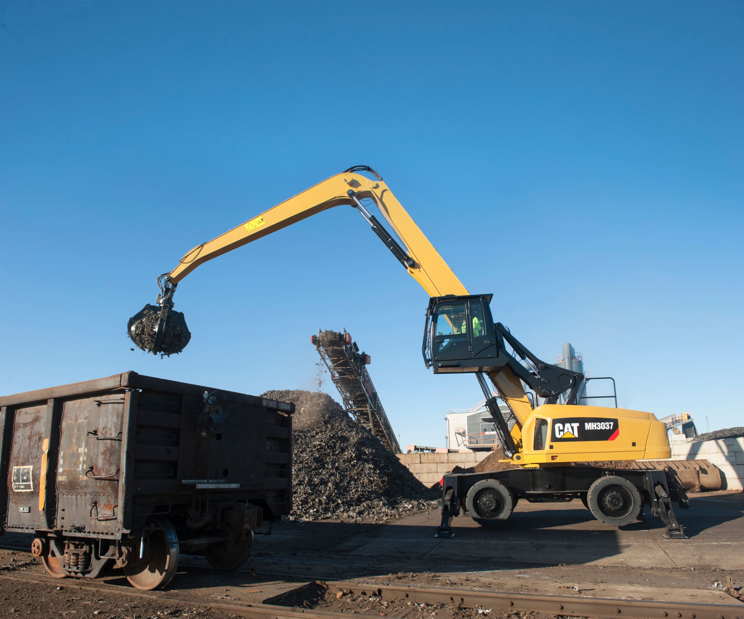 New MH3037 Wheel Material Handler for Sale - Whayne Cat