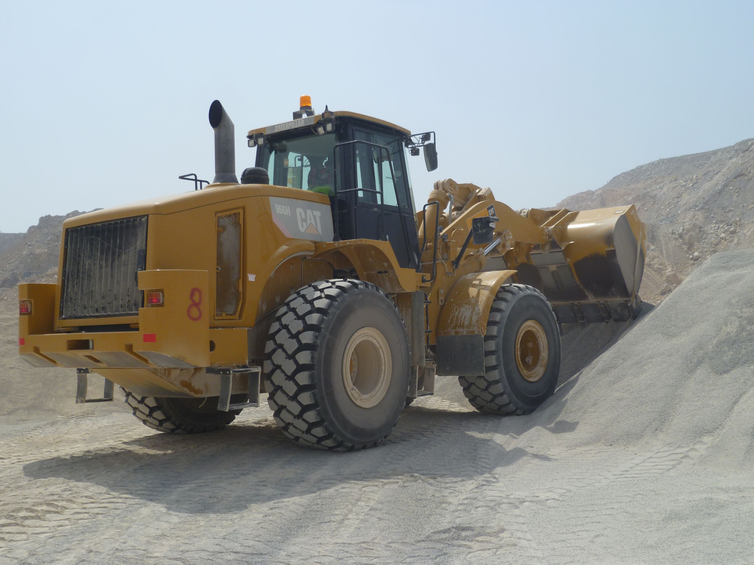 Cat 966H 中型轮式装载机 | Caterpillar