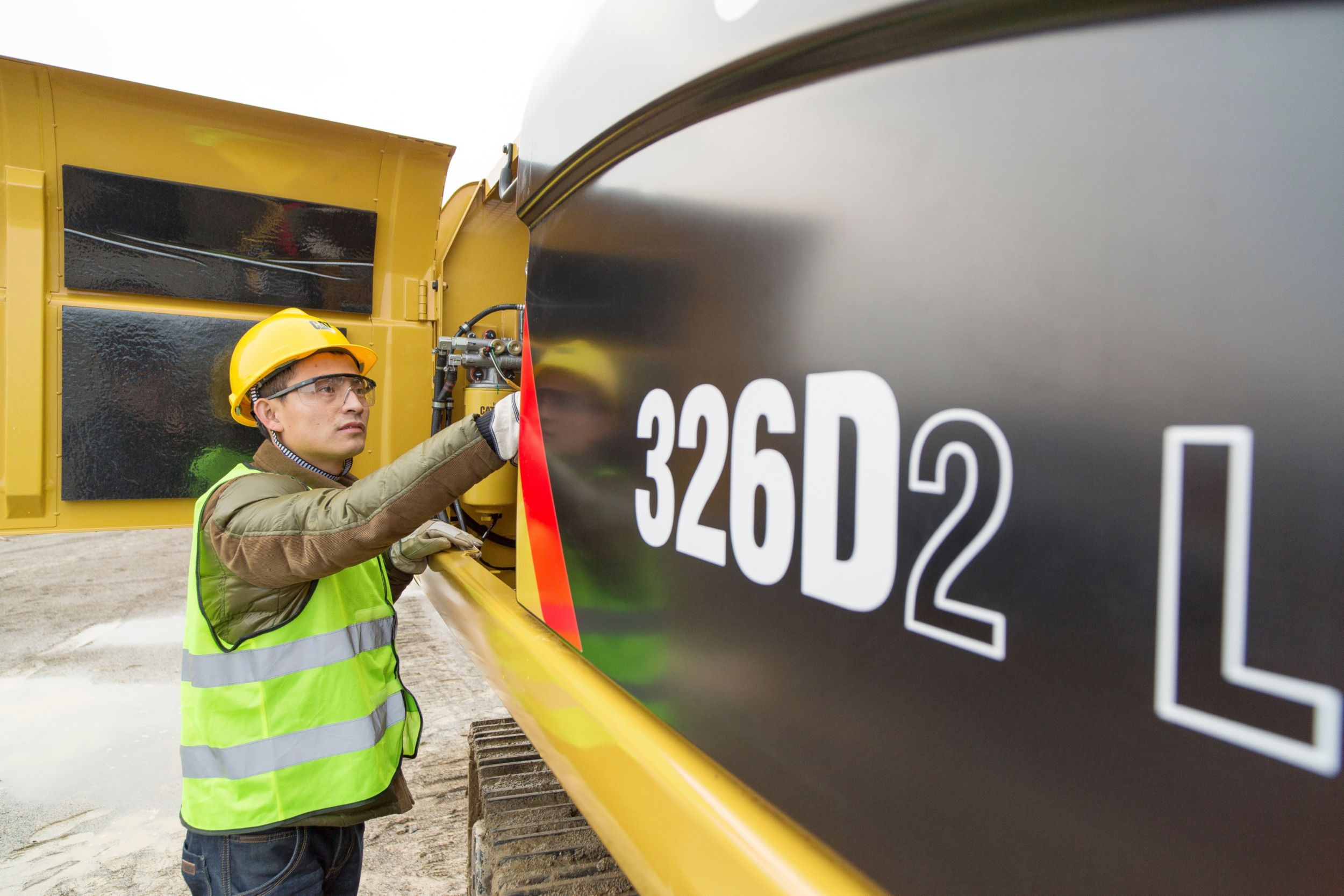 Cat 326D2 L Medium Excavators | Caterpillar