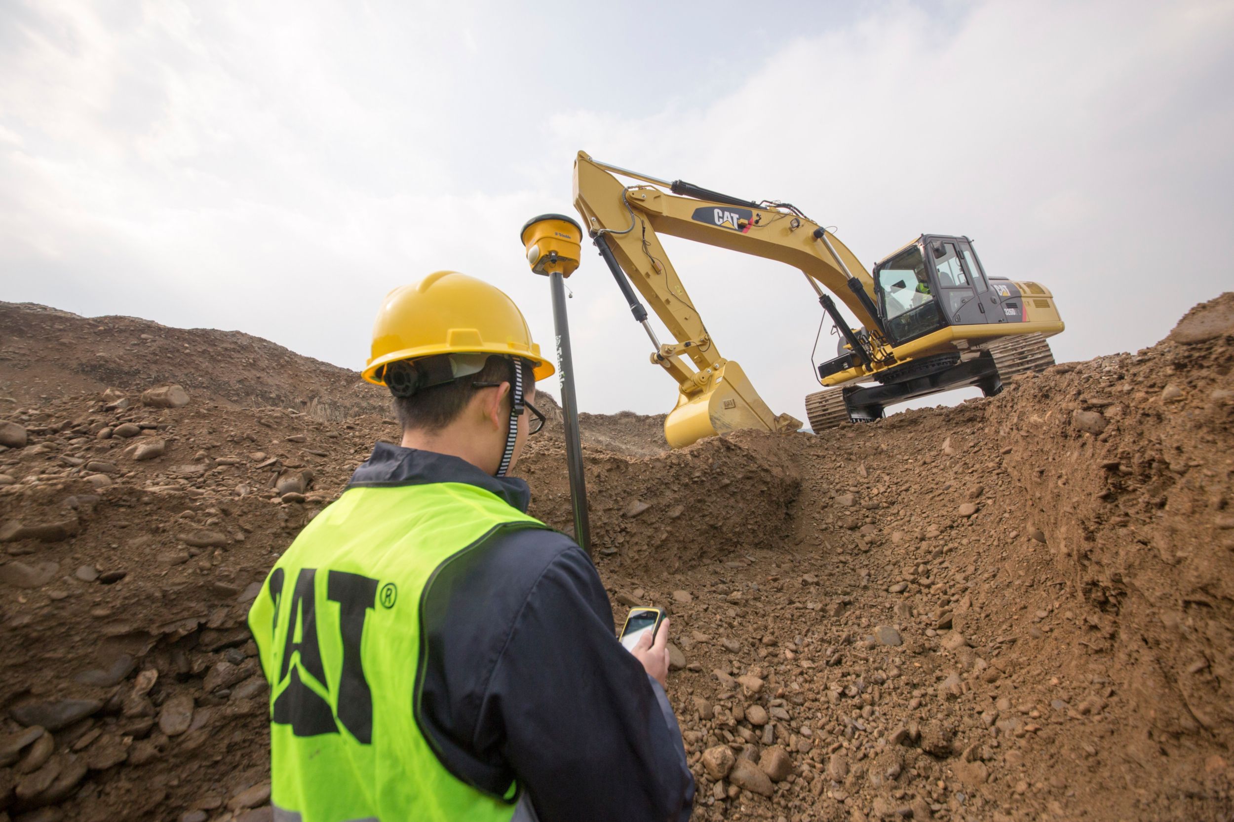 Cat 326D2 L Excavadoras medianas | Caterpillar