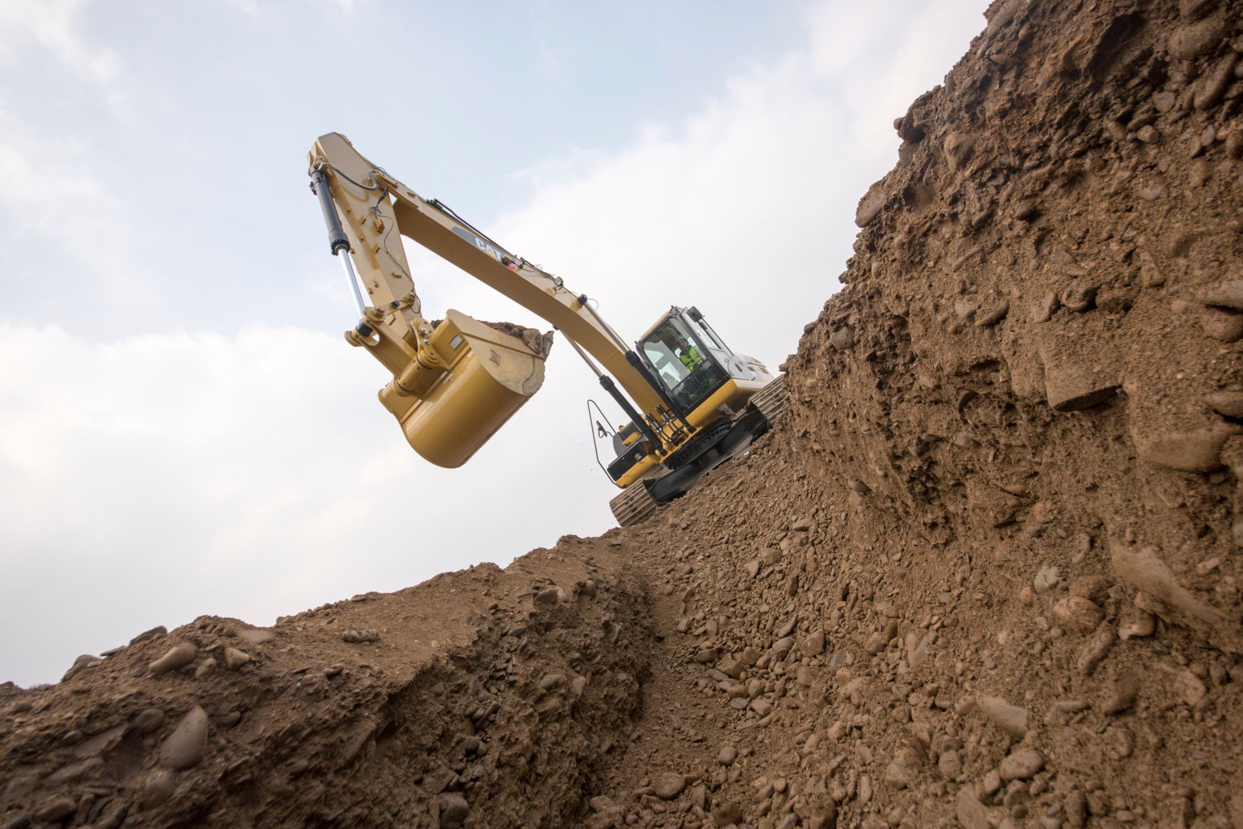 Cat 326D2 L Medium Excavators | Caterpillar