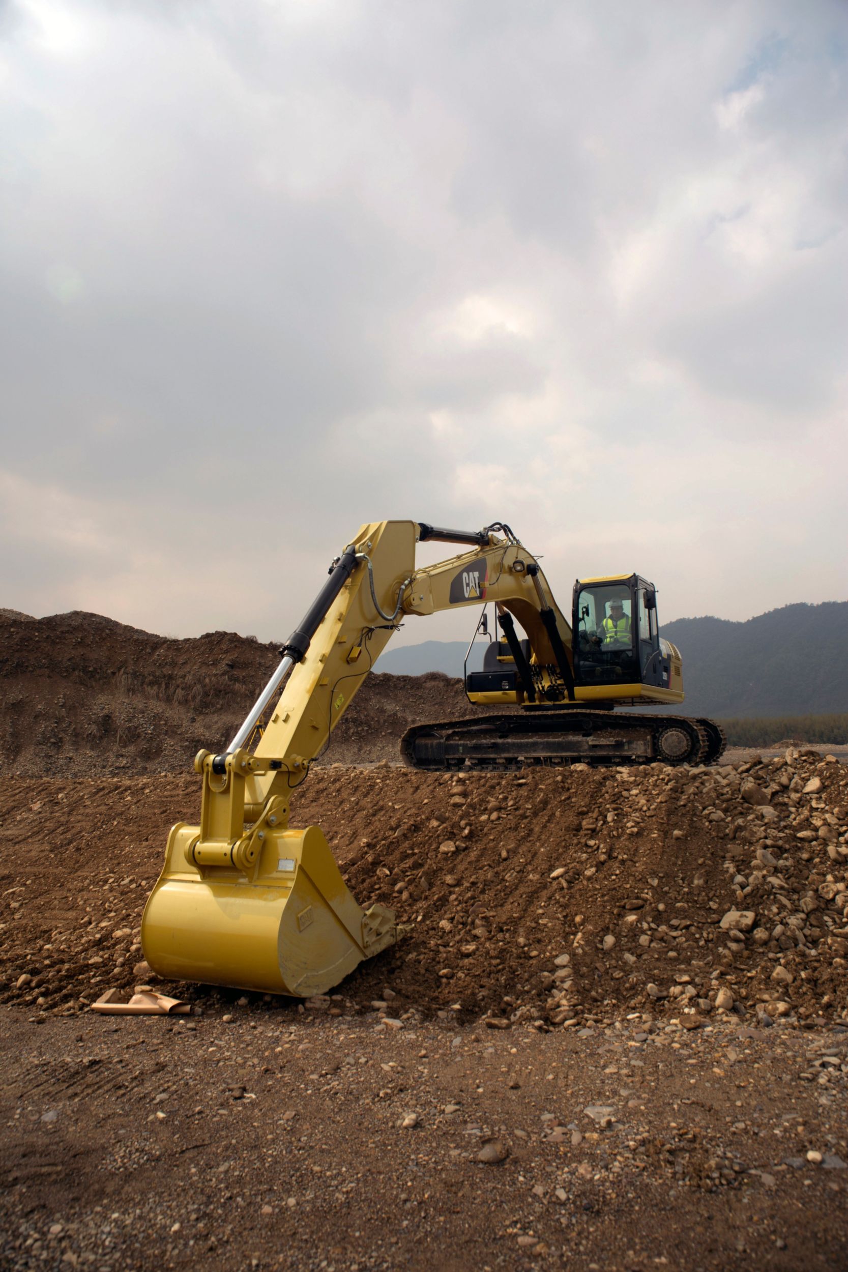 Cat 326D2 L | Caterpillar