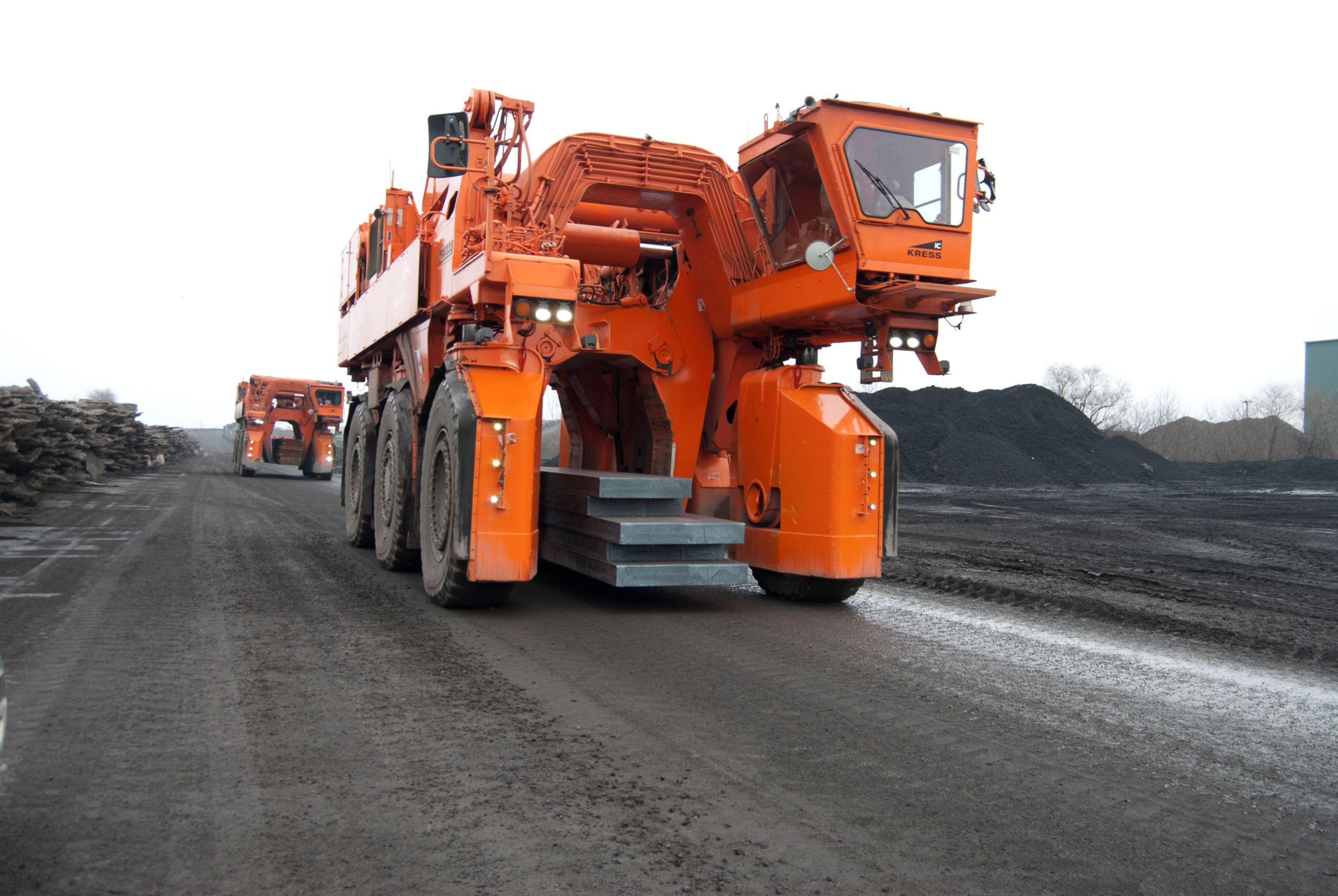 Cat | Caterpillar & Kress Corporation Team Up to Help a Canadian Steel ...