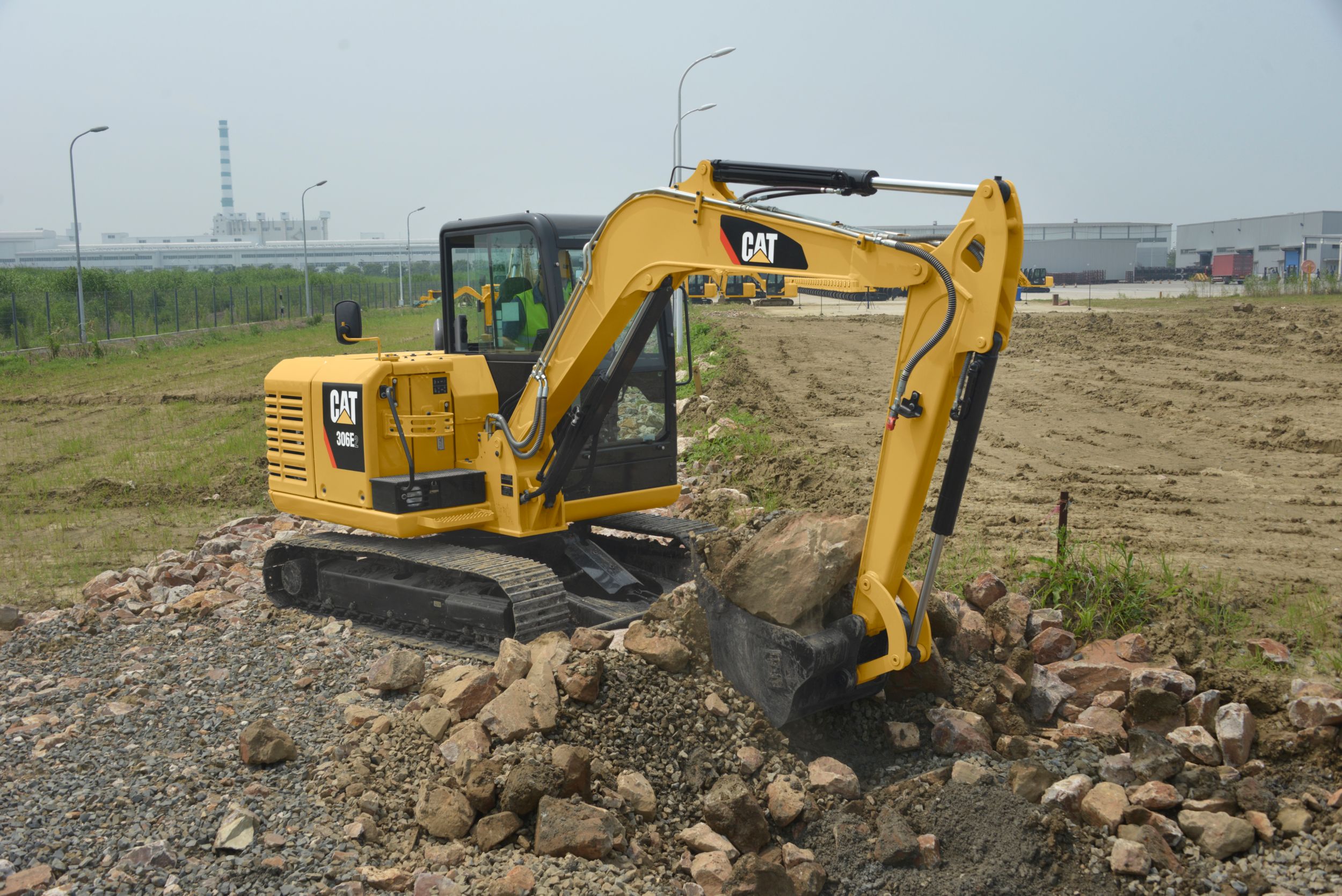 Cat 306E2 Mini Excavators | Caterpillar