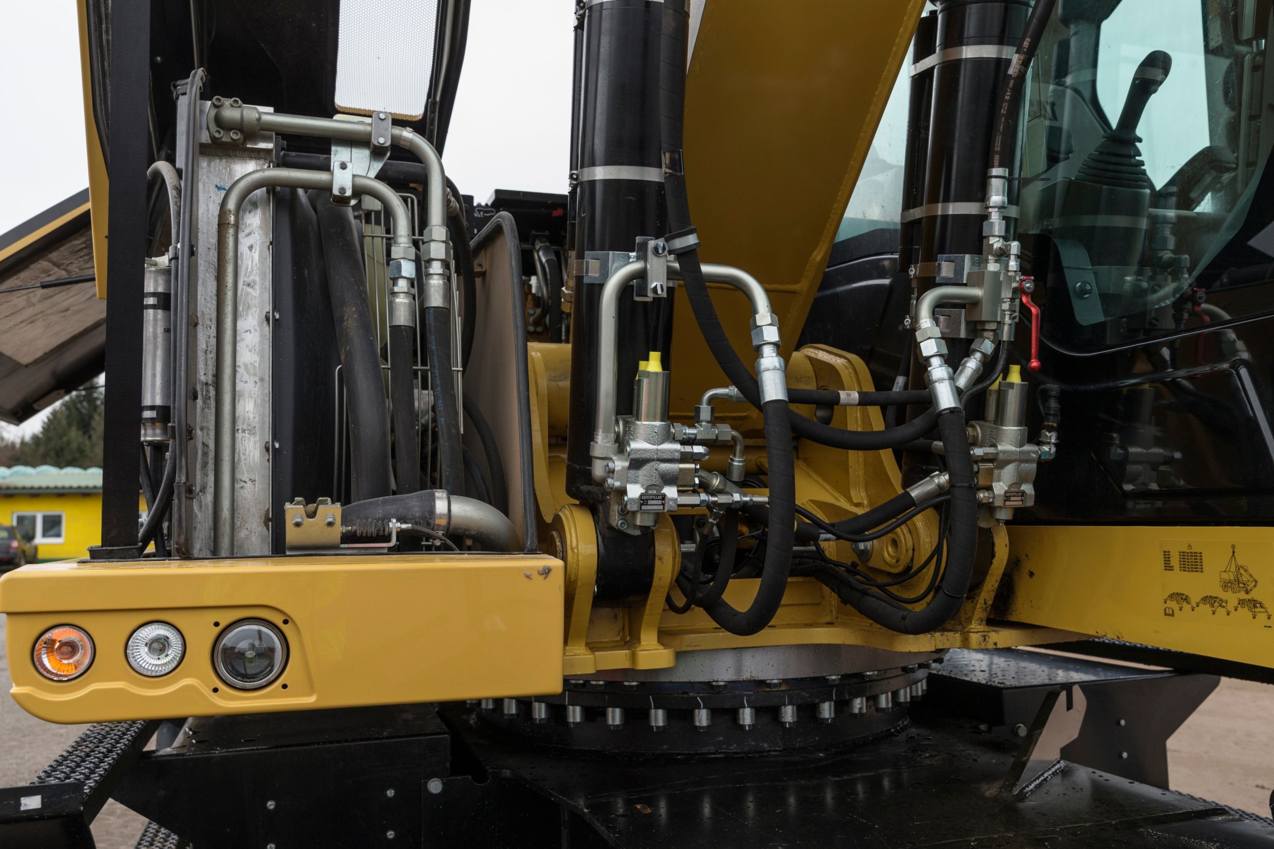 Cat MH3024 | Caterpillar