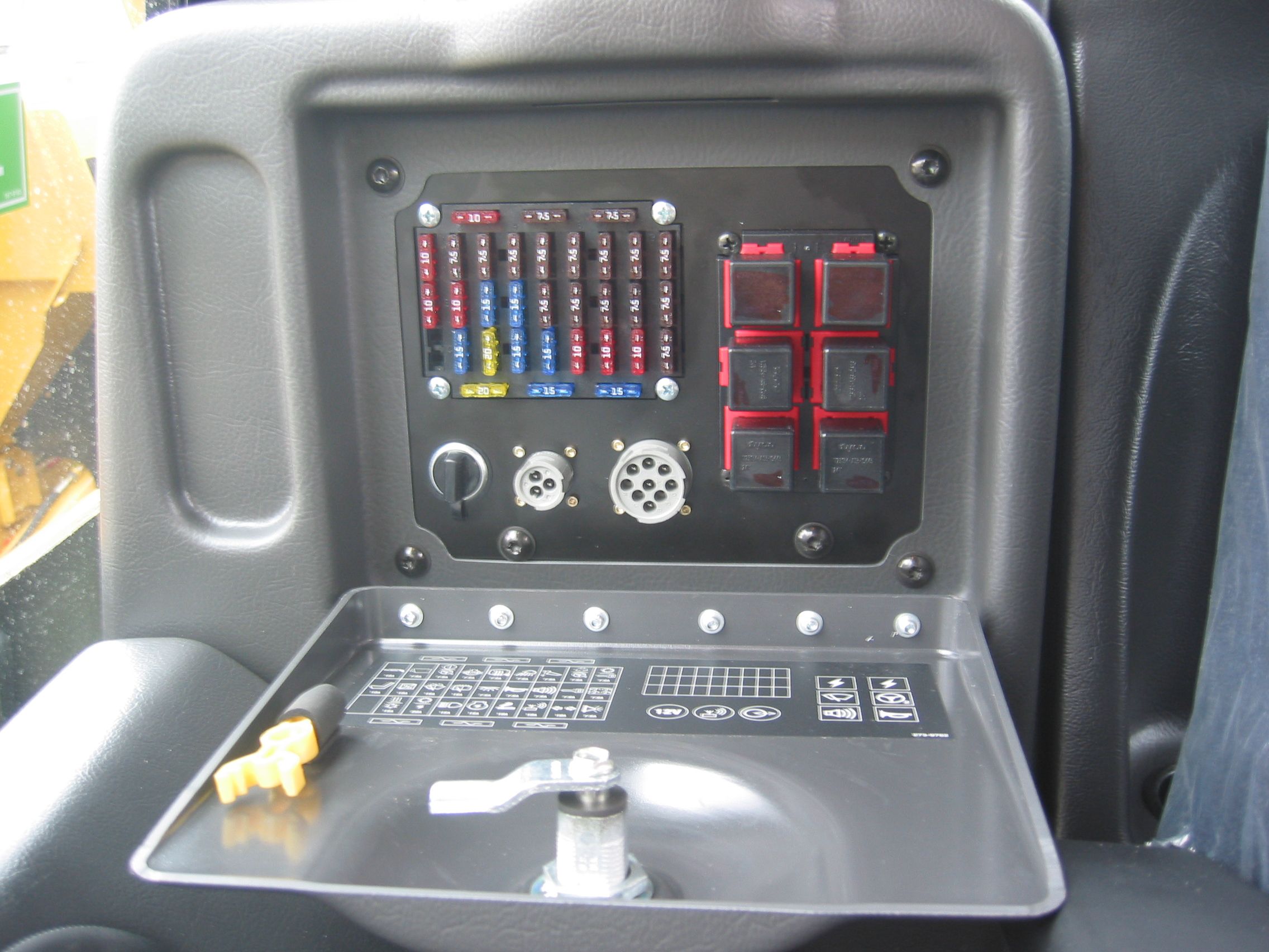 Cat 730 Ejector Three Axle Articulated Trucks | Caterpillar