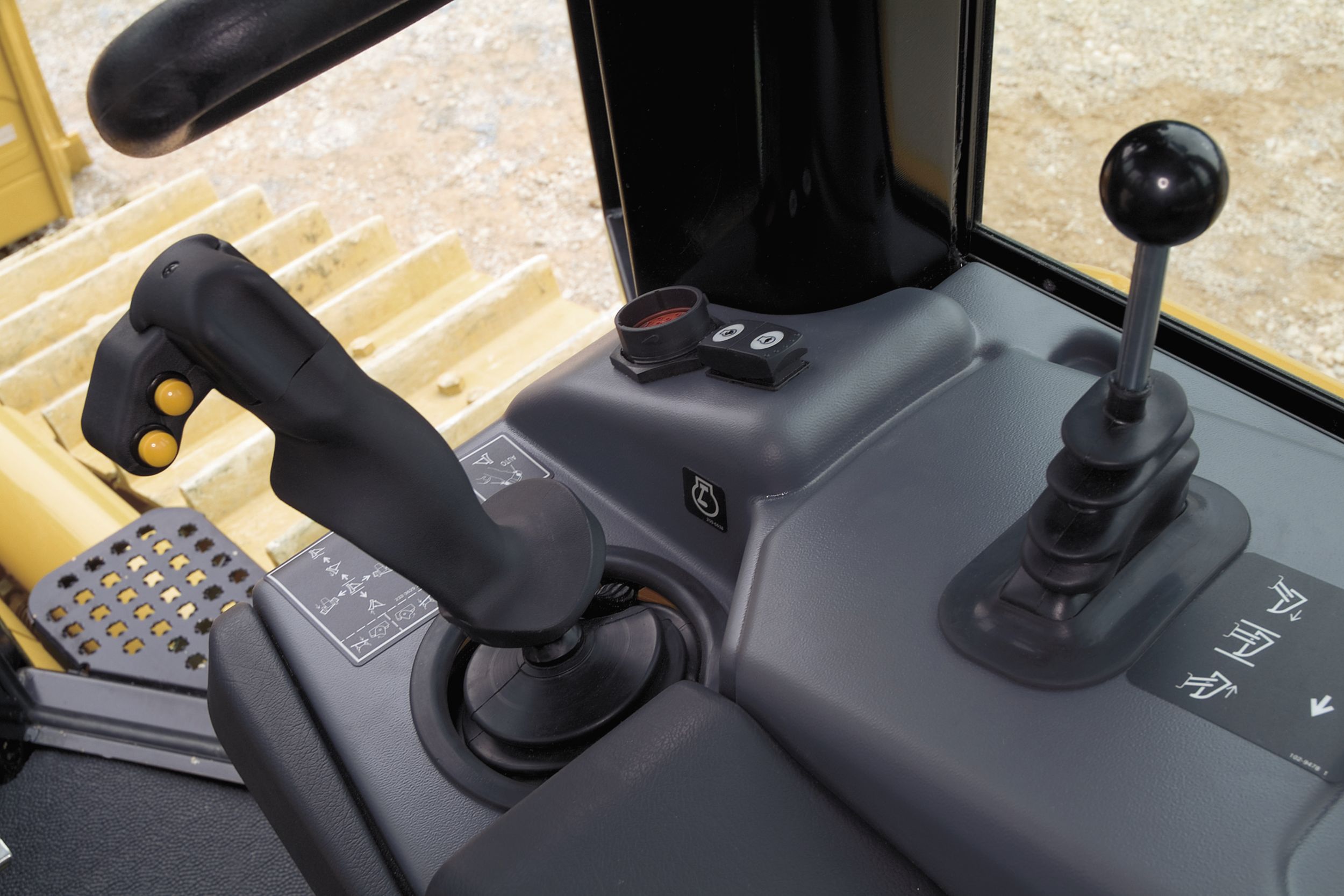 Cat D6N Medium Dozers | Caterpillar