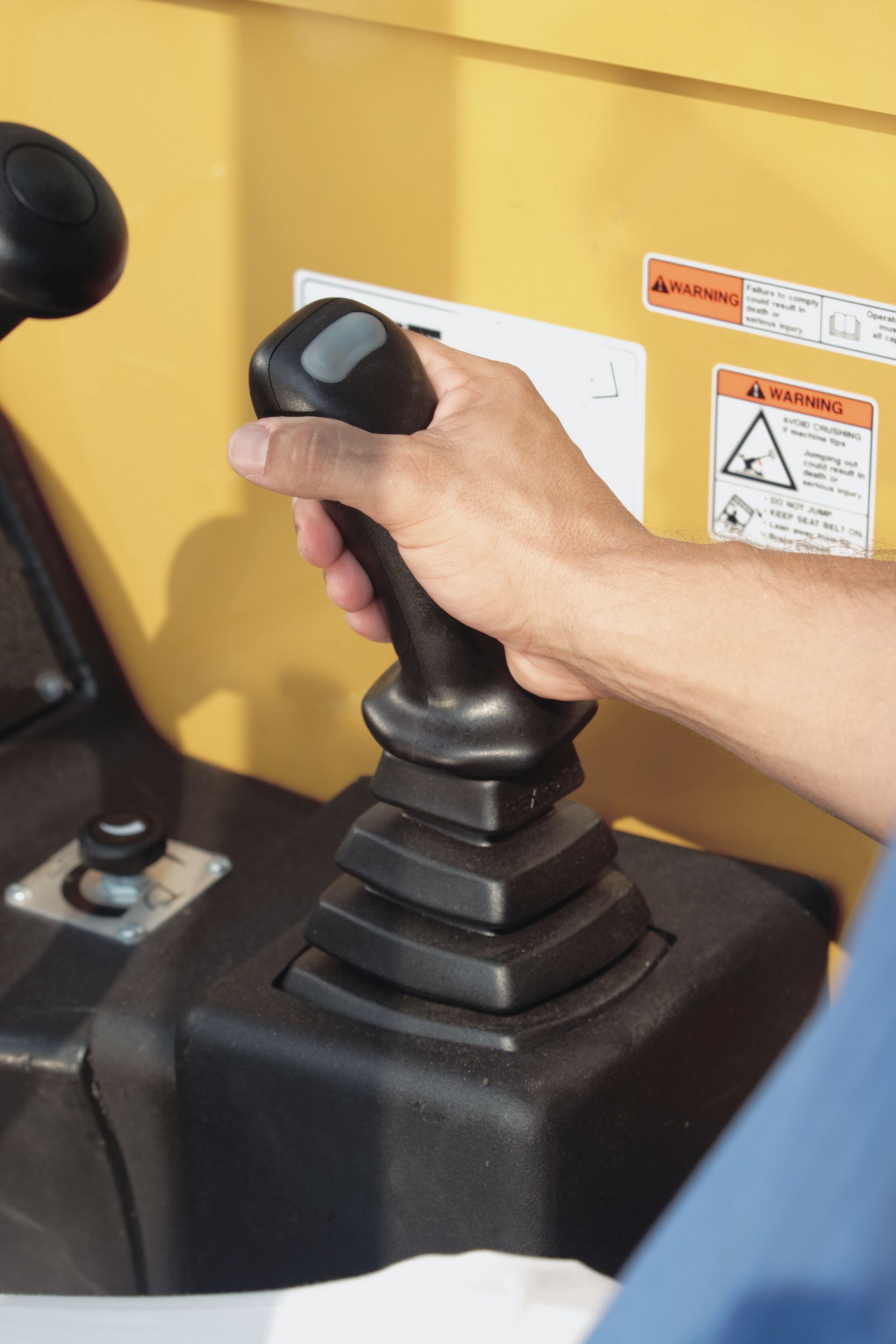 Cat TL642 w/Stabilizers Telehandlers | Caterpillar