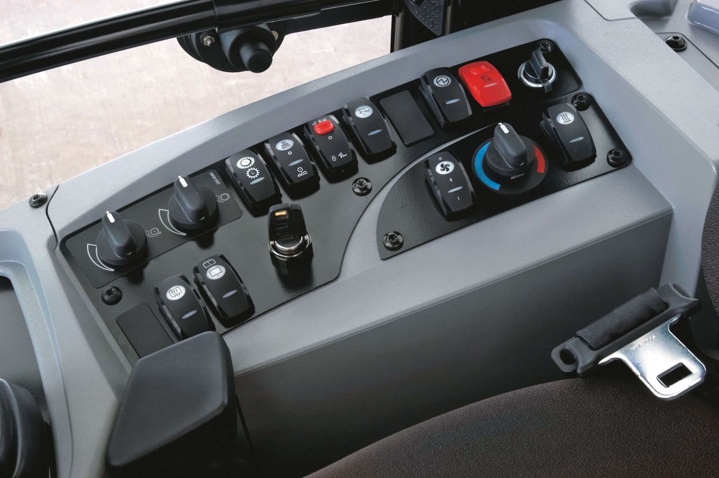 Cat 906H2 Compact Wheel Loaders | Caterpillar