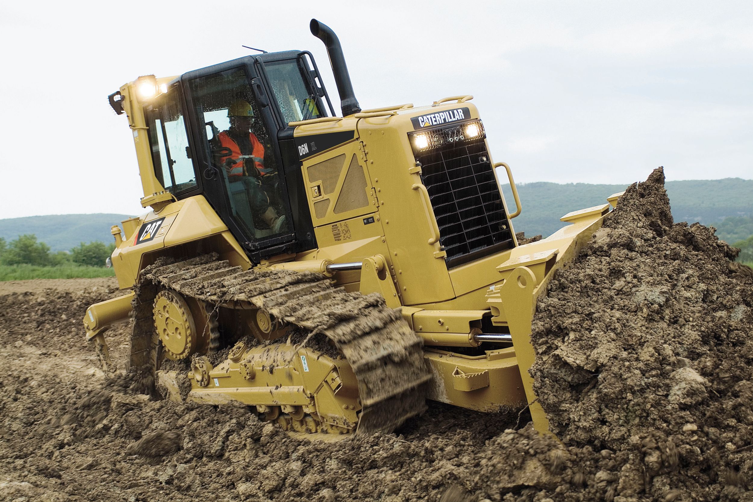 Cat D6N Medium Dozers | Caterpillar