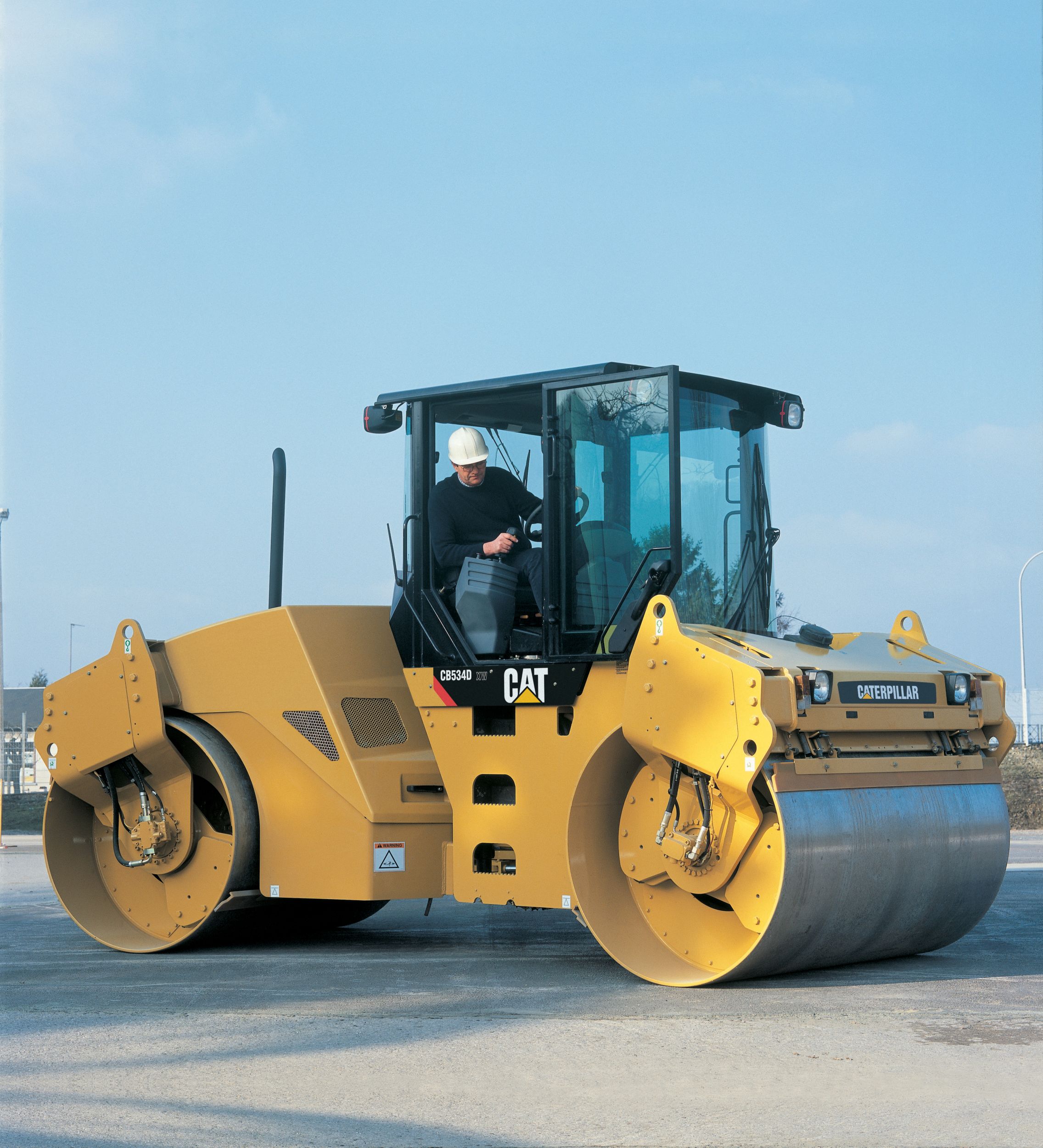 Rodillo Vibratorio en Tándem CB534D XW | Finning CAT