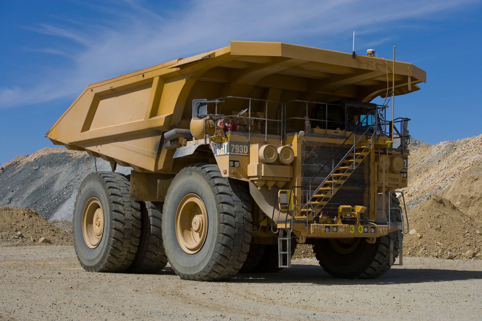 Wozid a Kopalniane Caterpillar 793D Bergerat Monnoyeur