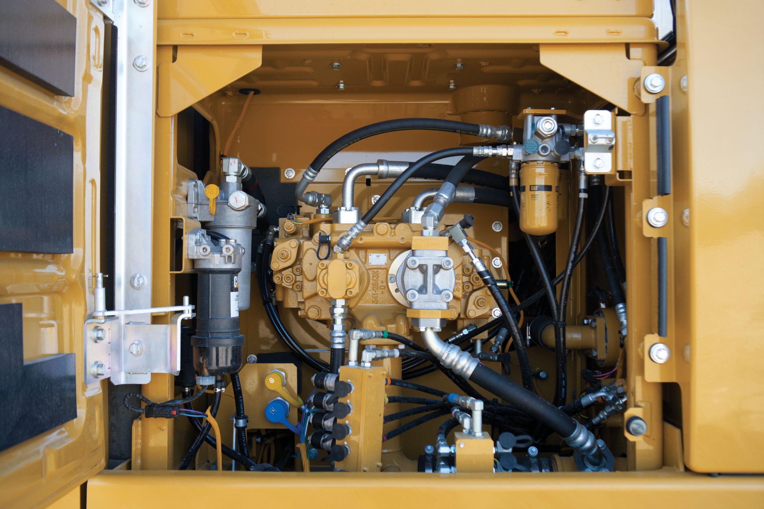 Cat 323E LN Medium Excavators | Caterpillar