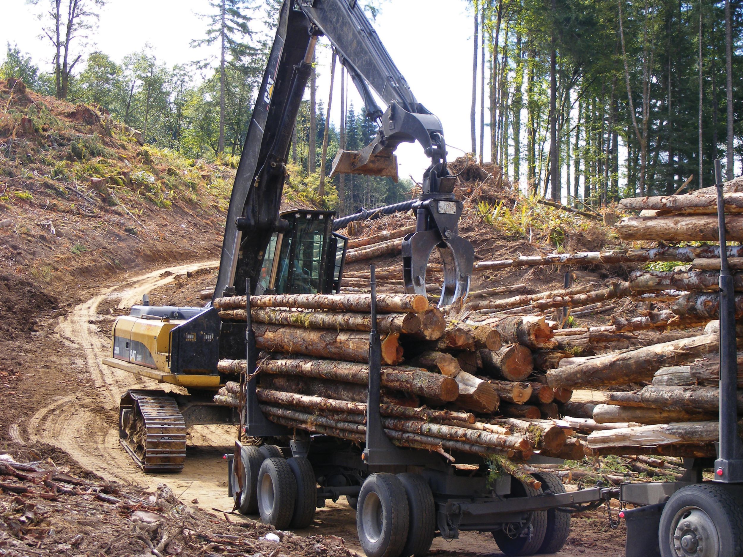 Cat 325D FM | Caterpillar