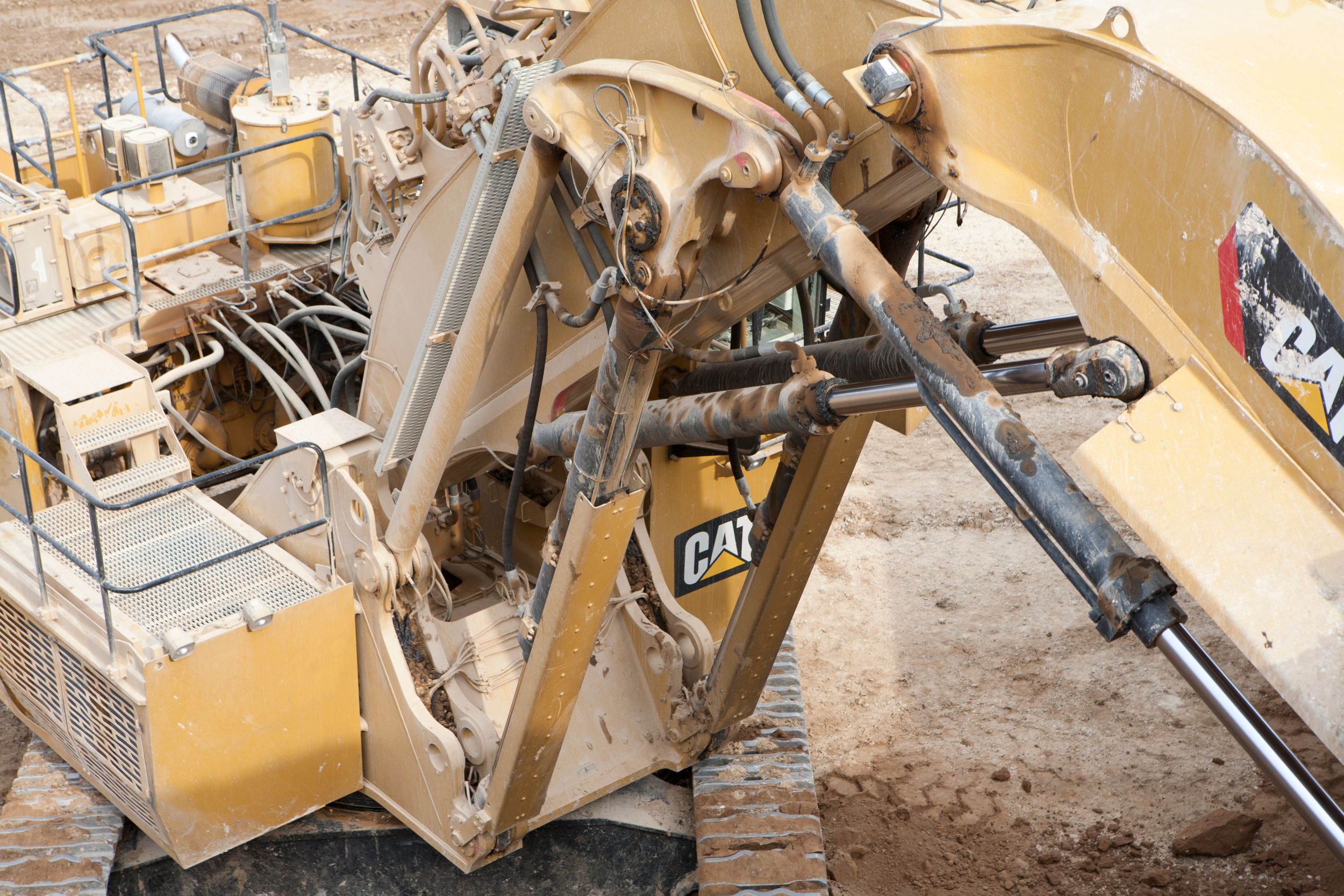 Cat 6018/6018 FS Hydraulic Mining Shovels | Caterpillar