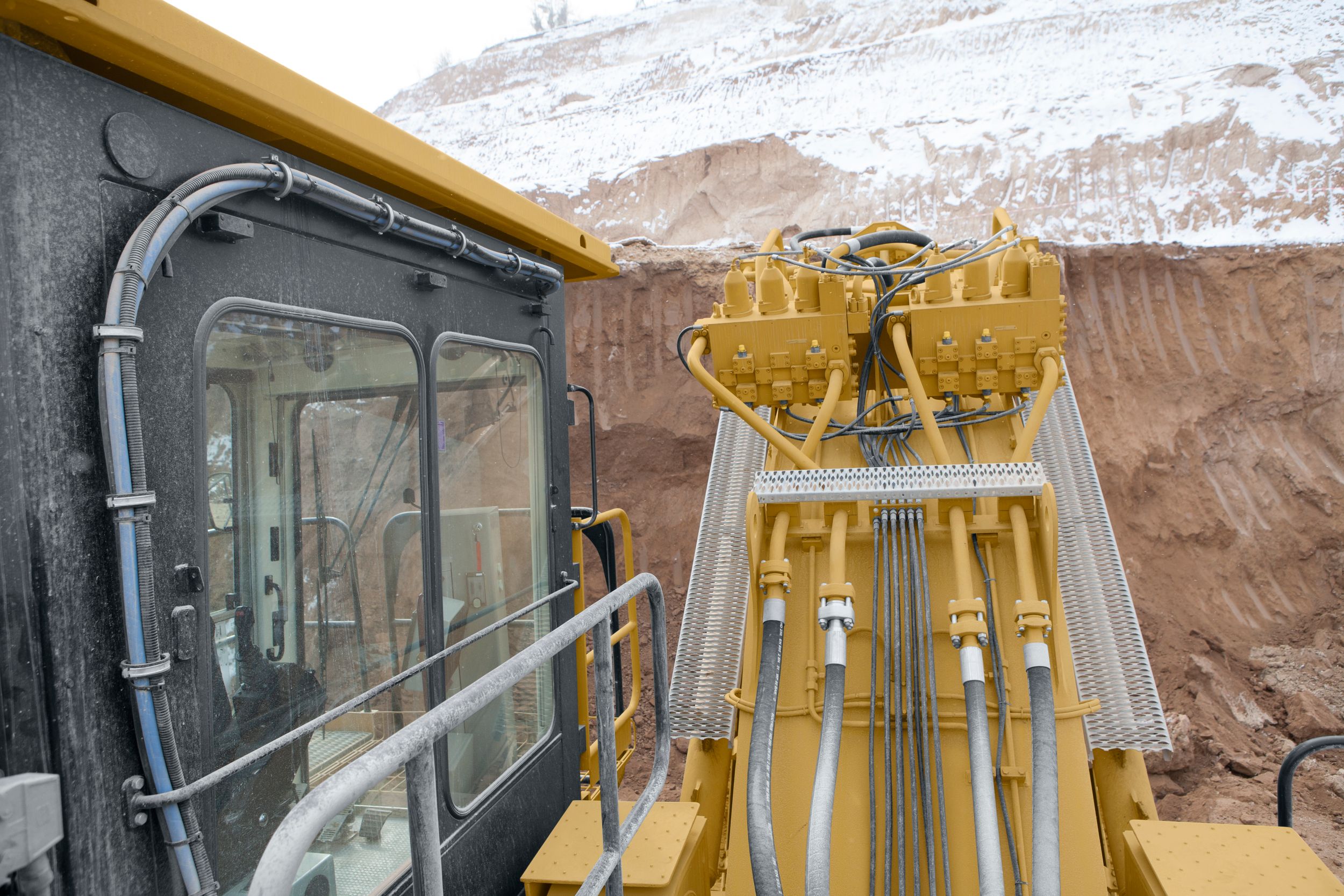 Cat 6018/6018 FS Hydraulic Mining Shovels | Caterpillar