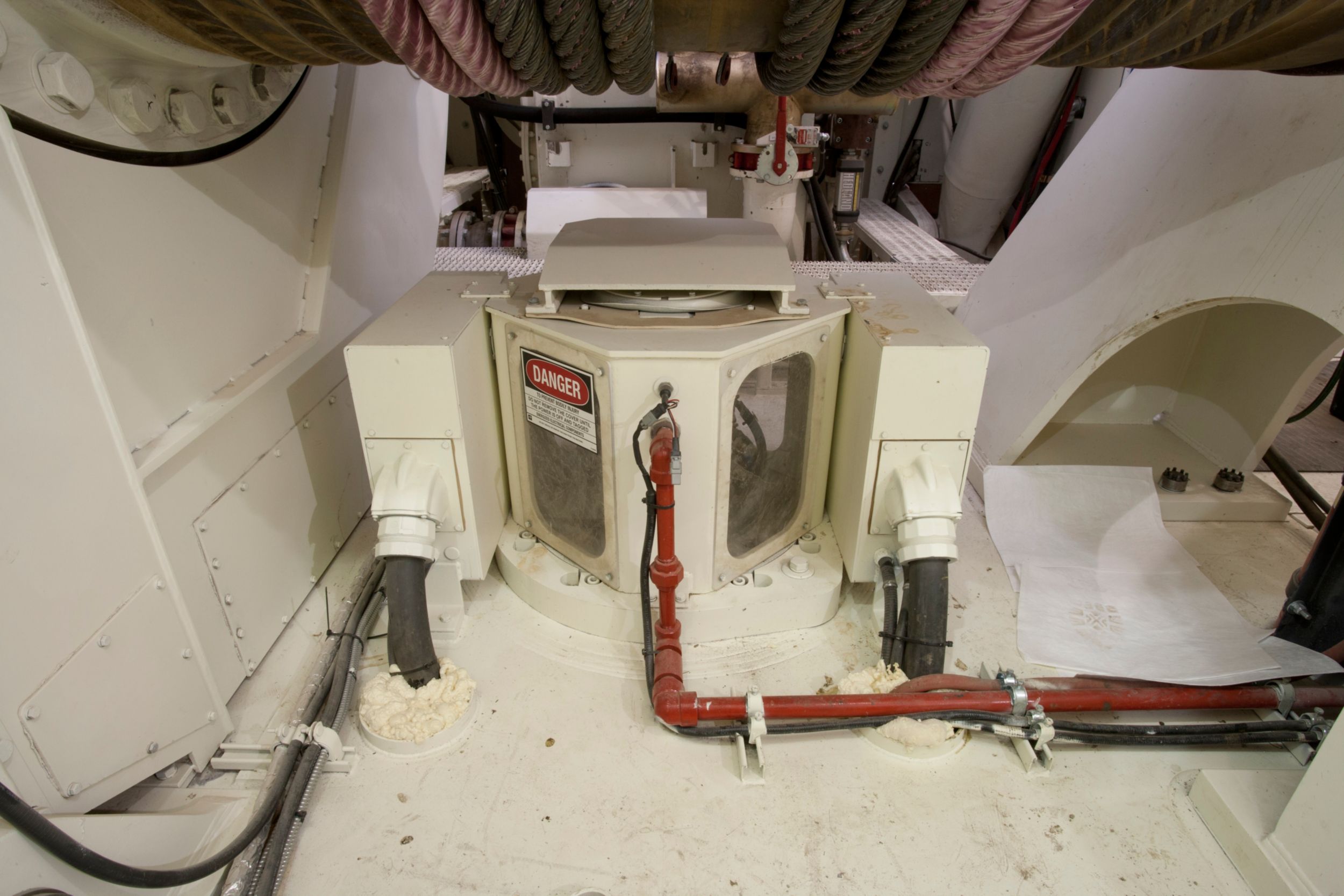 7495 HF with HydraCrowd - Hawthorne Cat