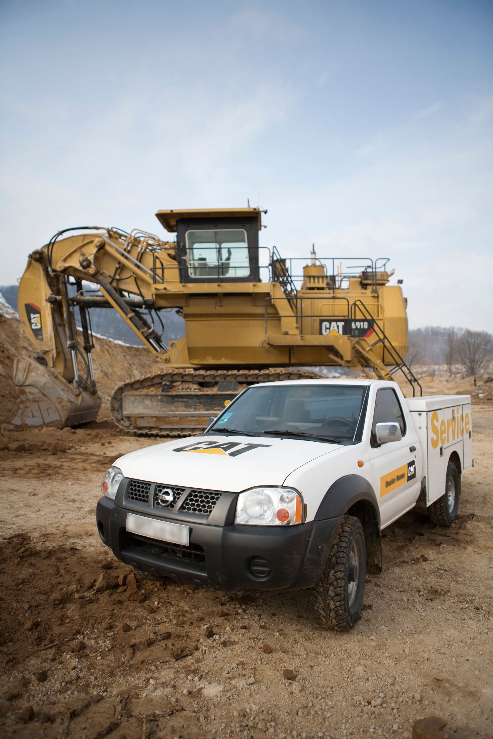 Cat 6018/6018 FS Hydraulic Mining Shovels | Caterpillar